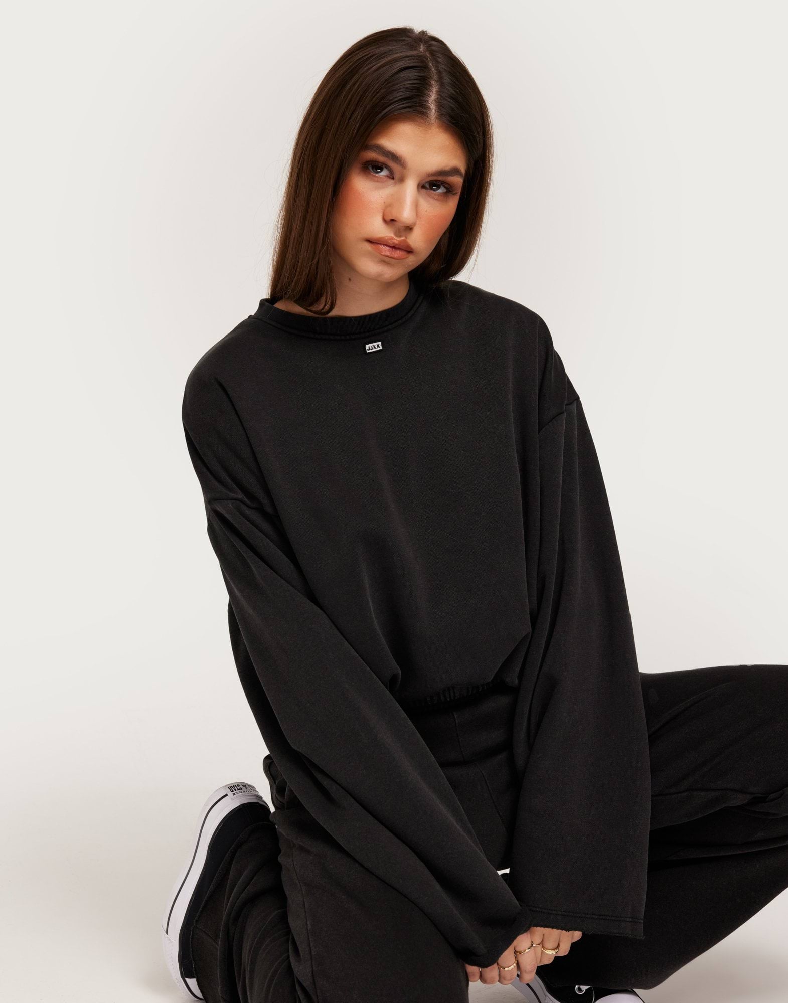 Buy JJXX JXELOISE VOL LS WASH CREW SWT - Black Jjxx Logo | Nelly.com
