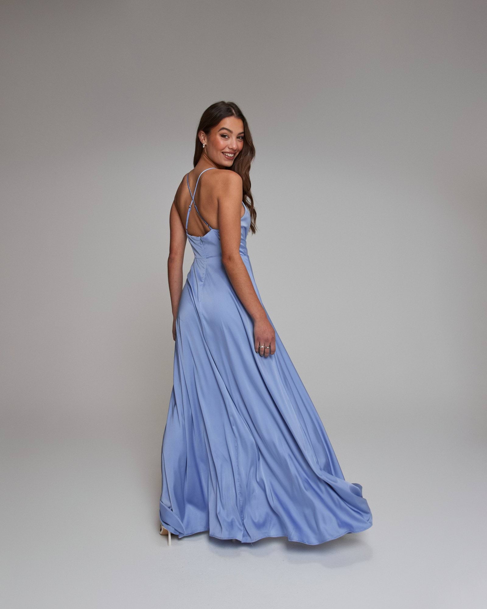 Köp Nelly Volume Ball Gown - Dusty Blue | Nelly.com