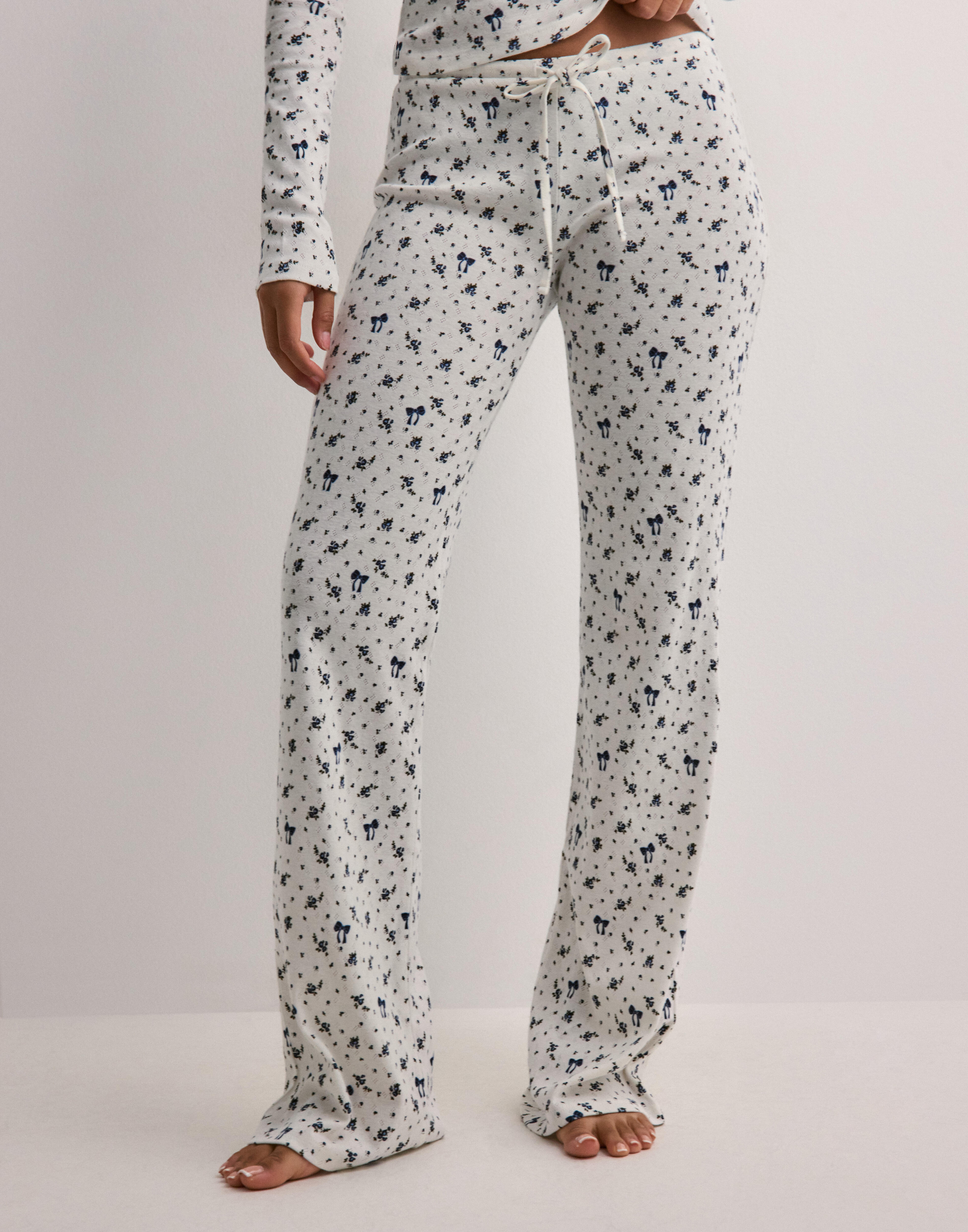 Kjøp Nelly Cute Print Pants - Blue Pattern | Nelly.com