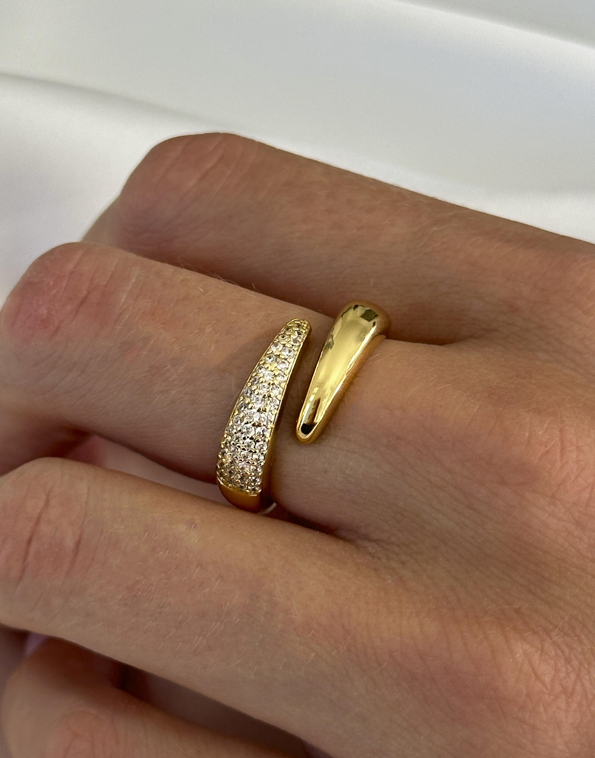 Köp Muli Collection Adjustable Duo Zirconia Ring - Gold | Nelly.com