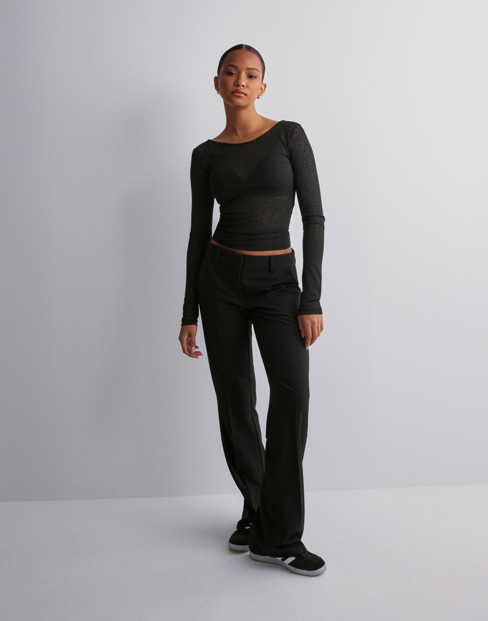 Buy Nelly Low Waist Flare Suit Pants - Black | Nelly.com