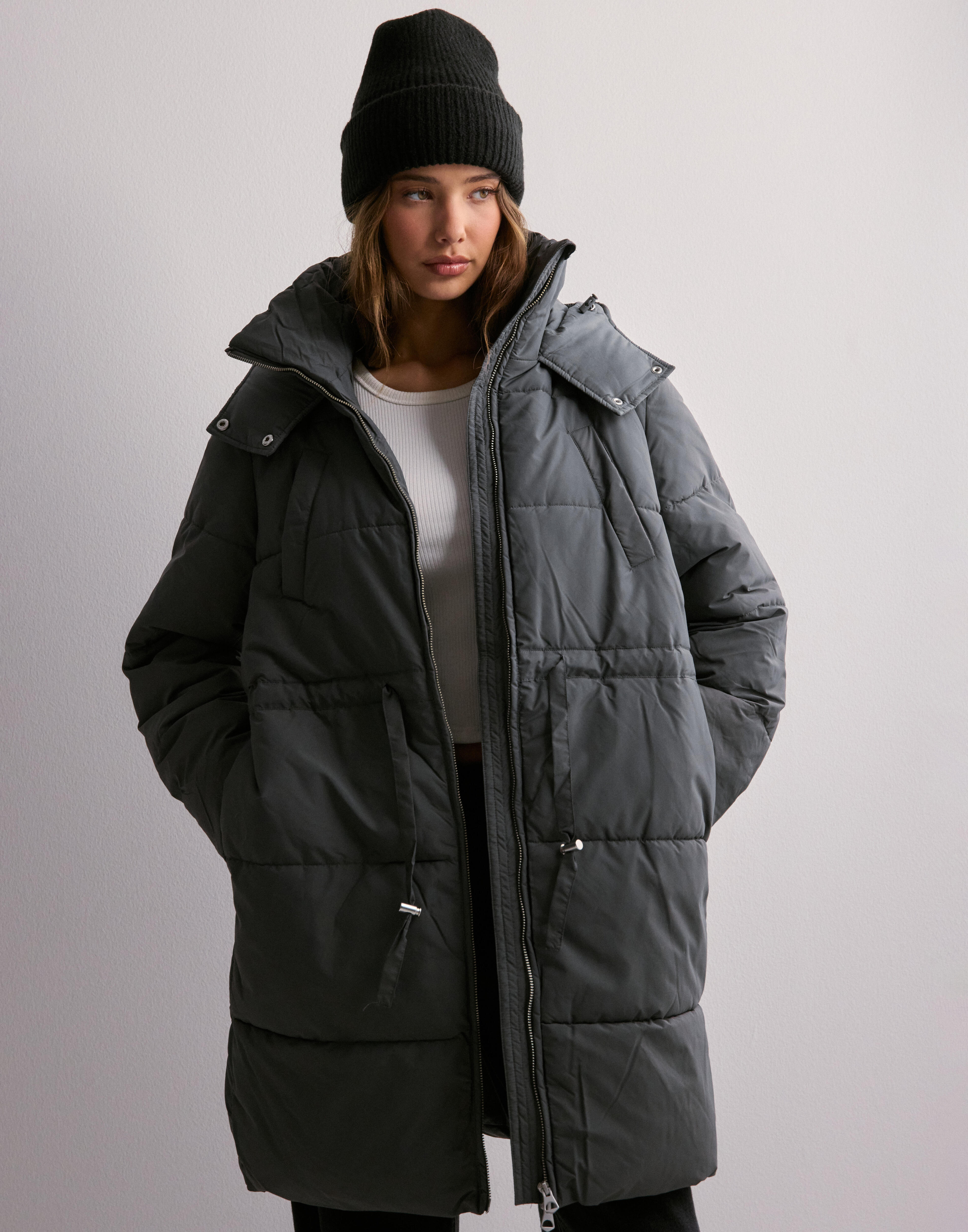 Köp Pieces PCNOLA PUFFER JACKET - Magnet | Nelly.com