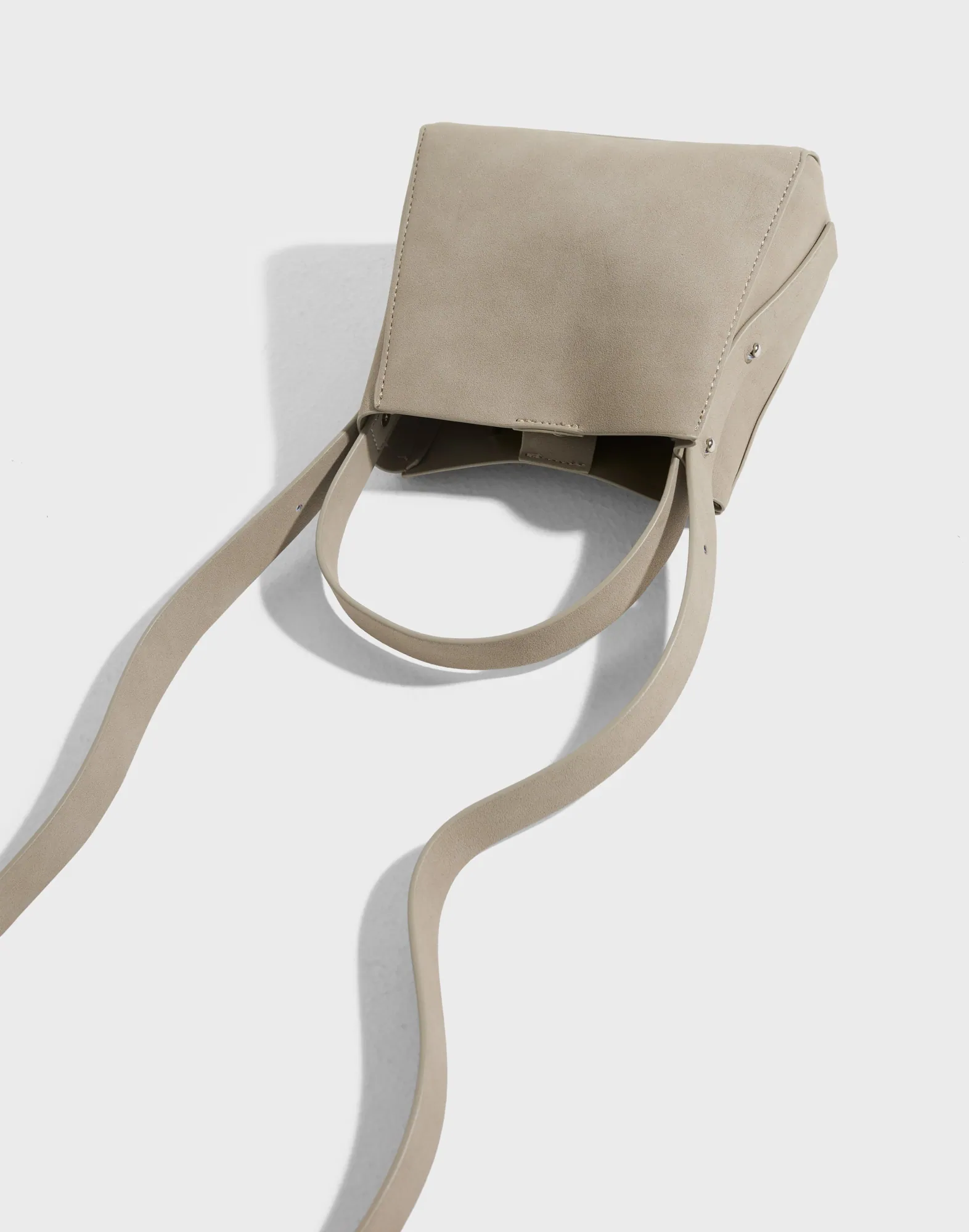 Köp Gina Tricot Pu Mini Bag - Beige | Nelly.com