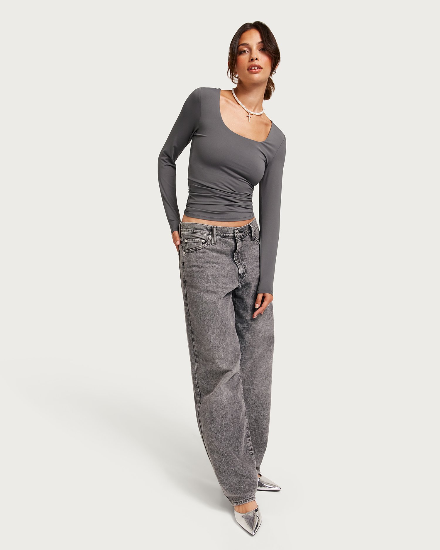 Köp Only ONLEA L/S 2-WAY DEEP NECK TOP JRS N - Thunderstorm | Nelly.com