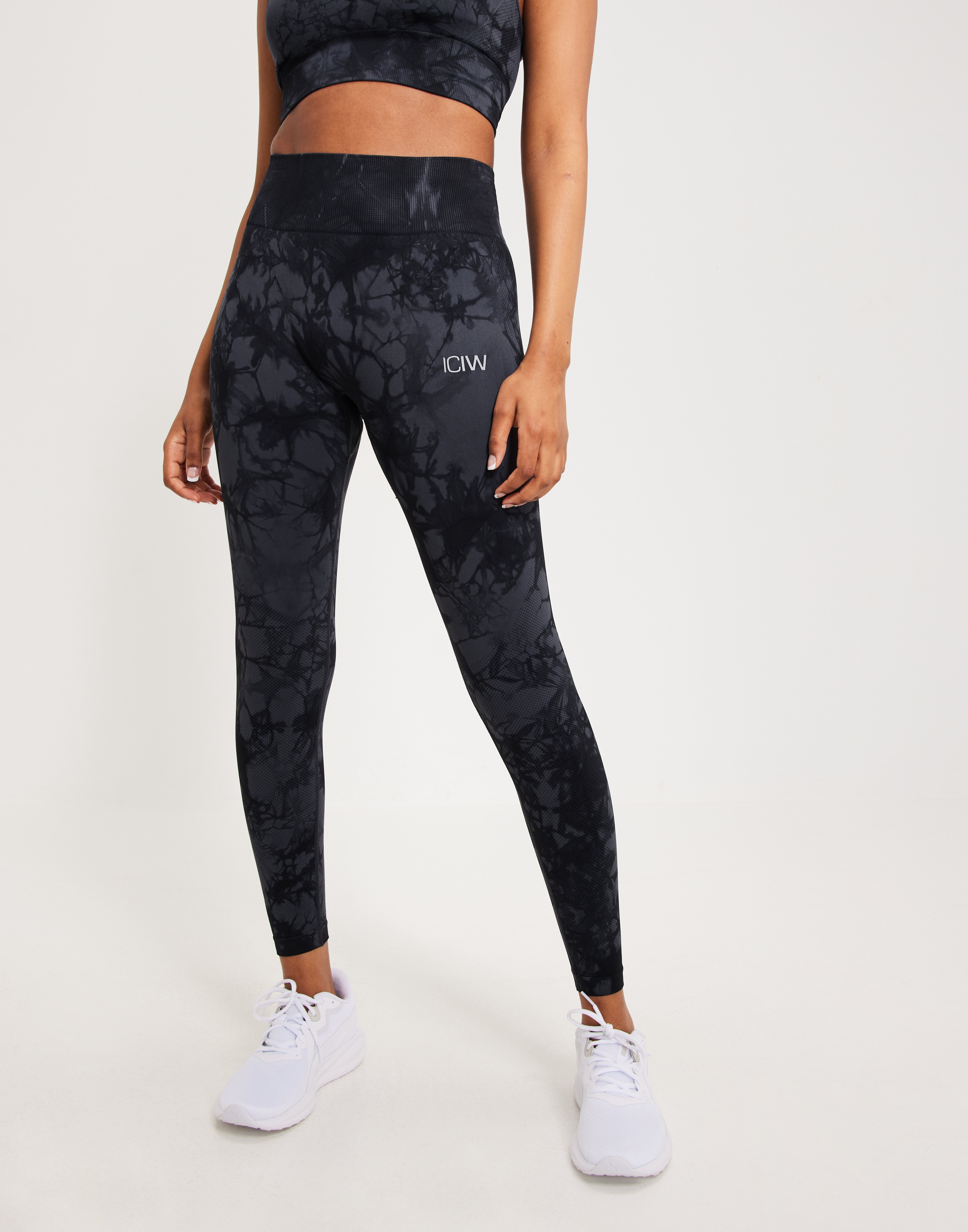 Buy ICANIWILL Define Seamless Tie Dye Tights - Dark Blue | Nelly.com