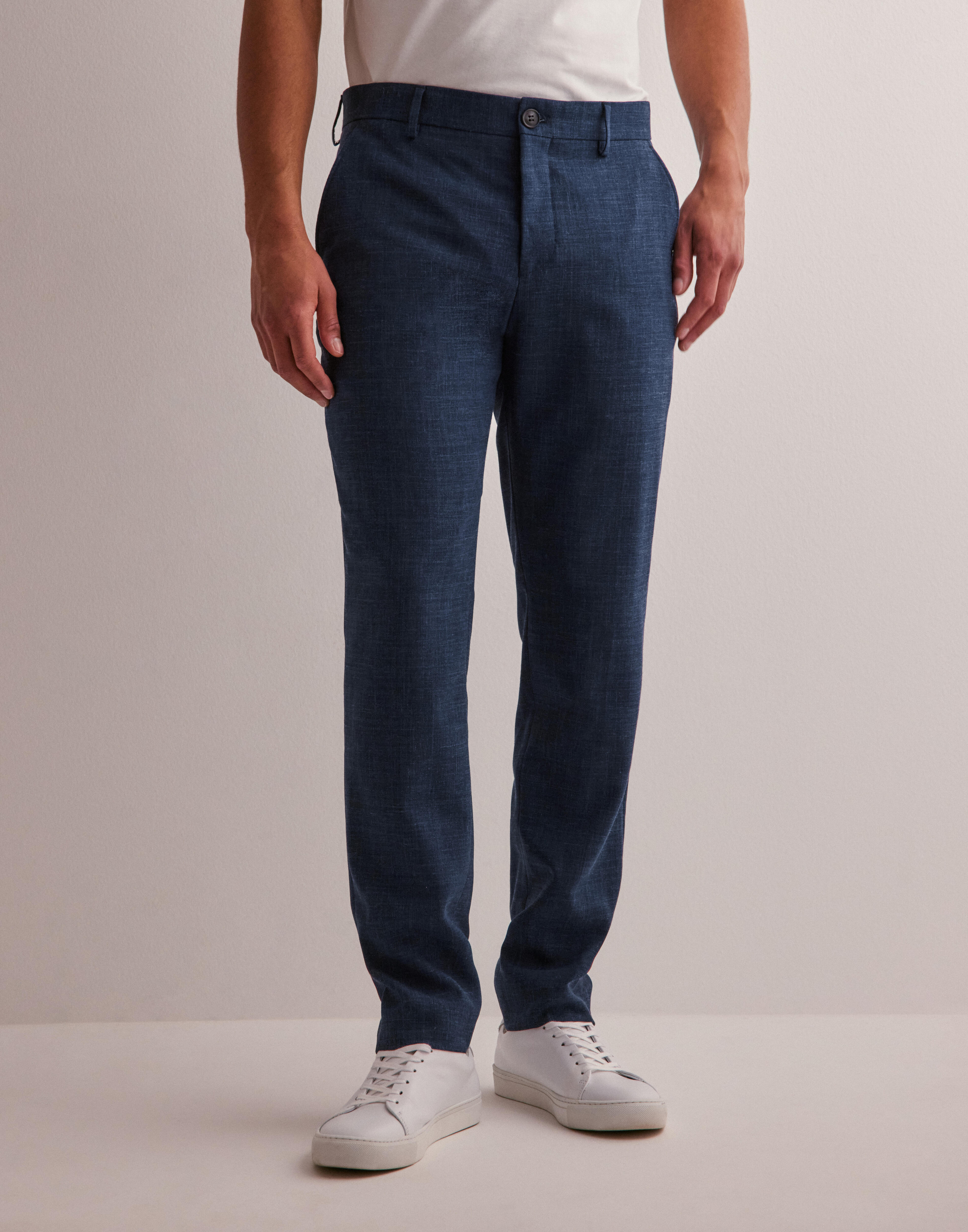 Kjøp Selected Men SLHSLIM-OASIS LINEN TRS NOOS - Dark Navy | NLYMAN