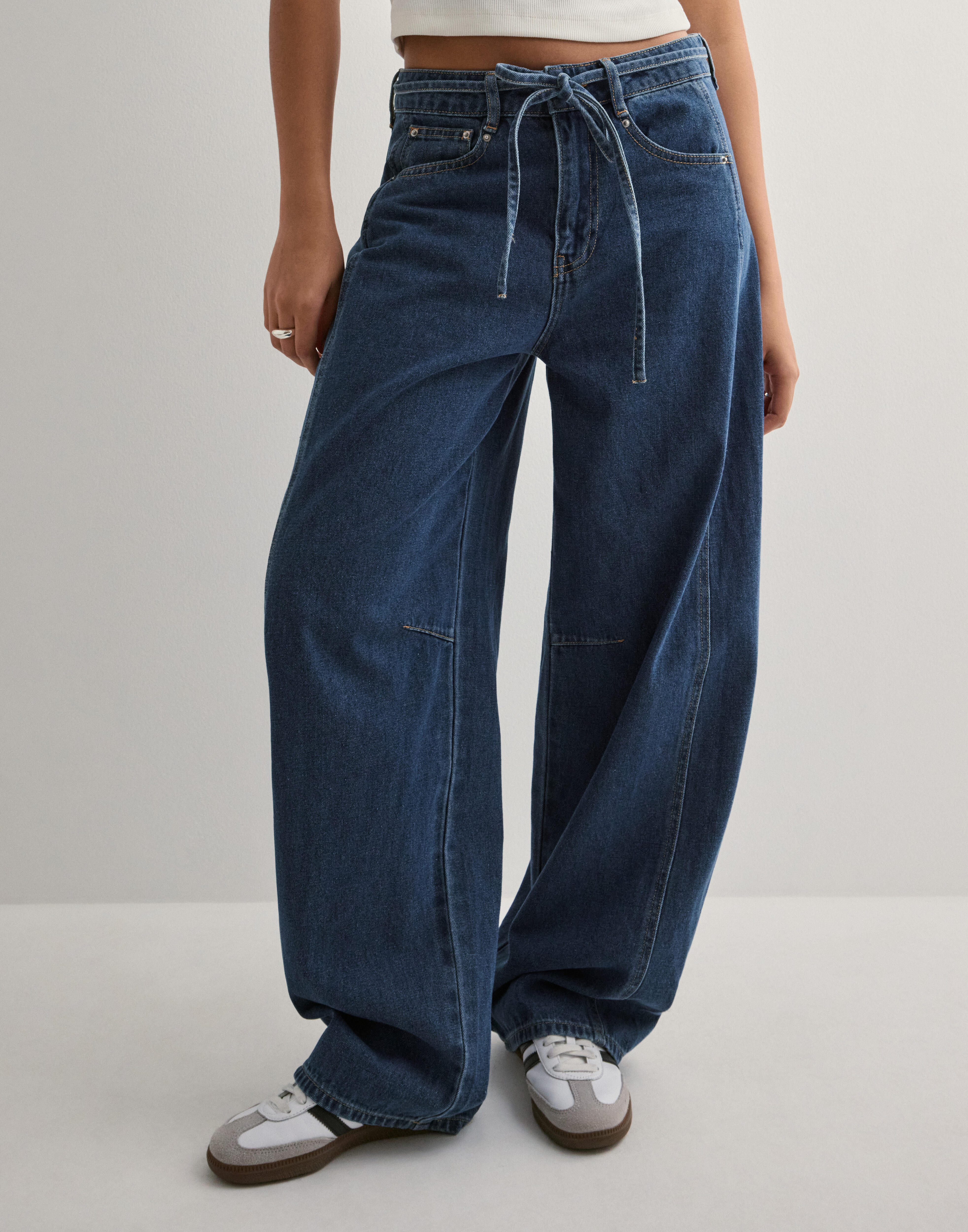 Buy Pieces PCFENNA MW TIE BARREL JEANS D2D FSY - Dark Blue Denim ...
