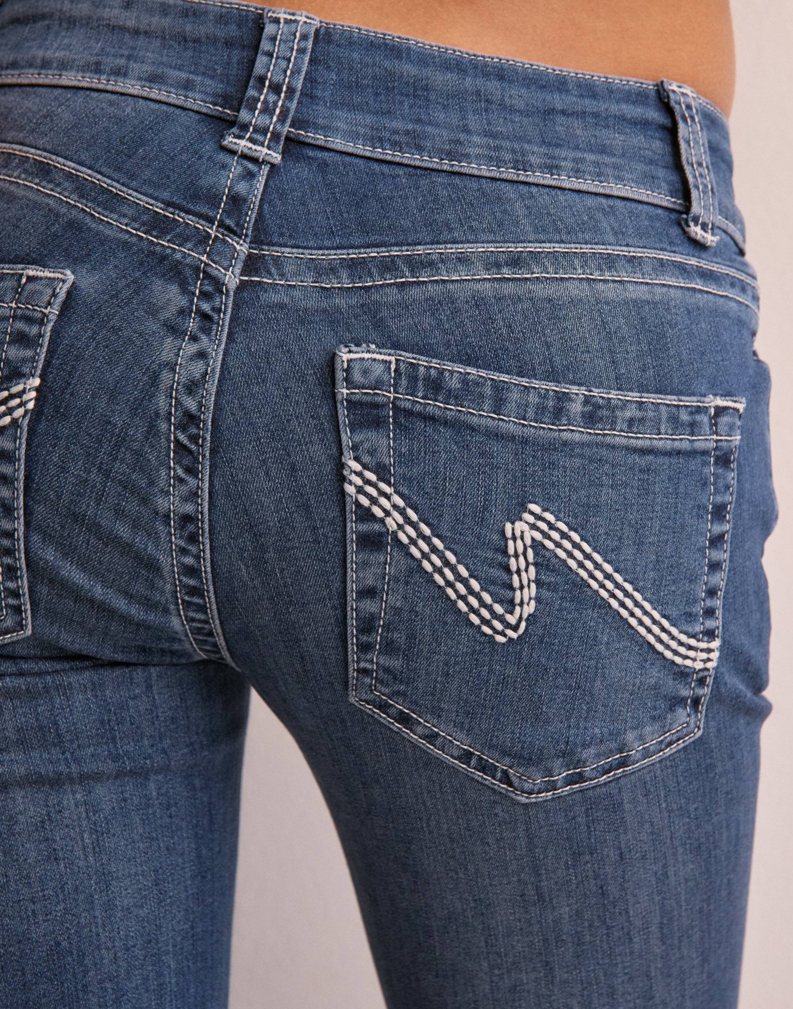 Köp Nelly Low Waist Bootcut Stitch Jeans - Dark Blue | Nelly.com