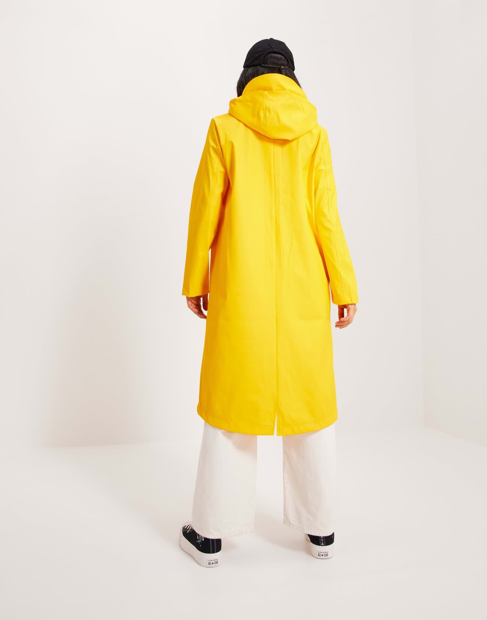 Buy Only ONLRENE HOOD LONG RAINCOAT CC OTW - Lemon Chrome | Nelly.com