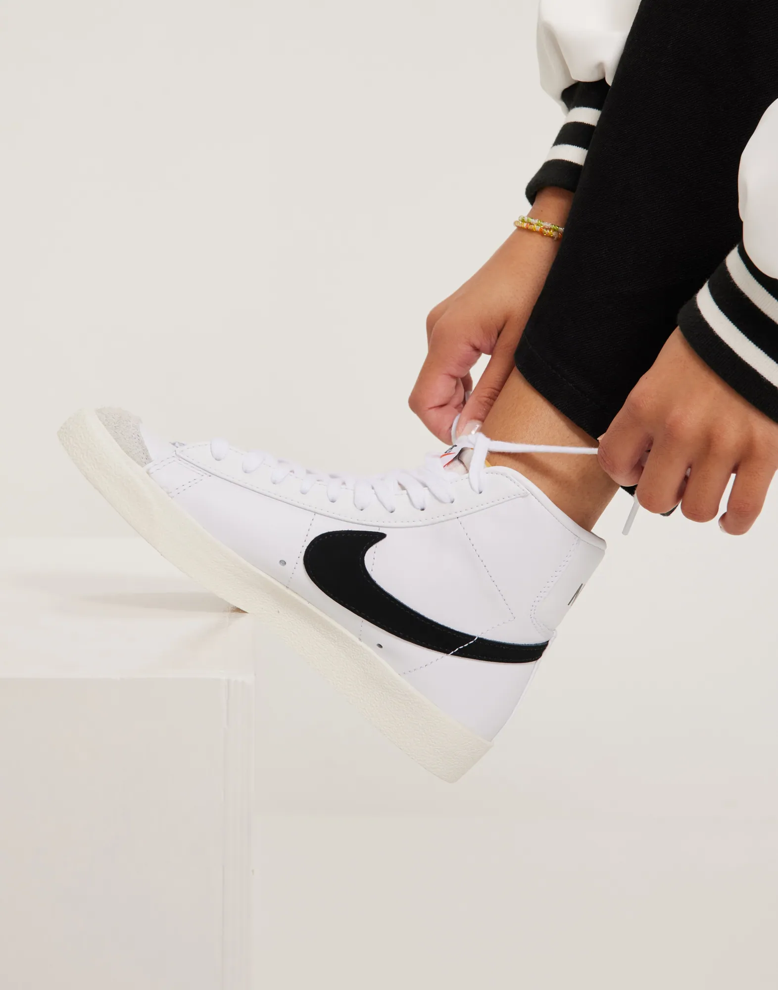 Buy Nike W BLAZER MID '77 - White/Black | Nelly.com