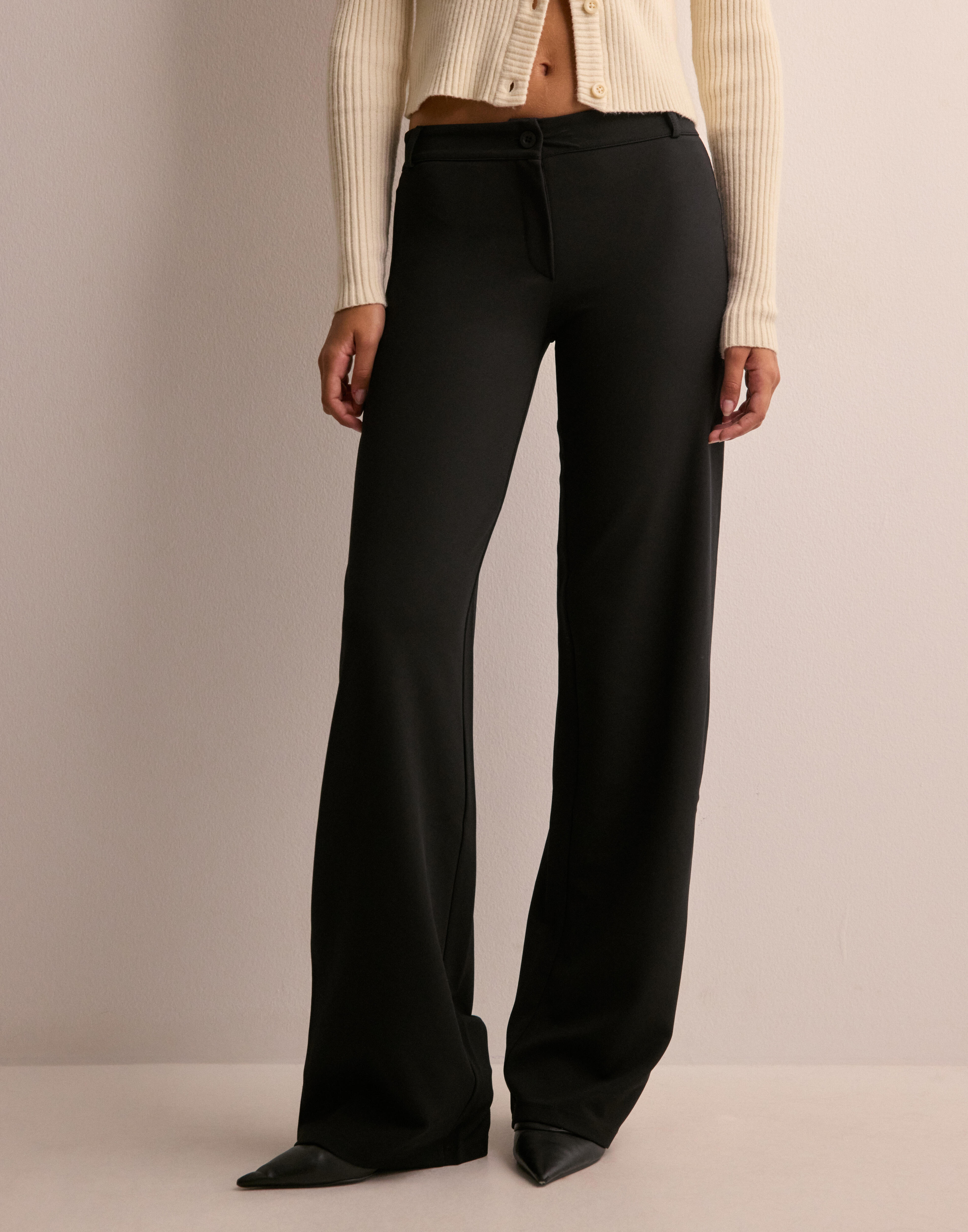 Kjøp Nelly Keep It Up Low Waist Suit Pants - Black | Nelly.com