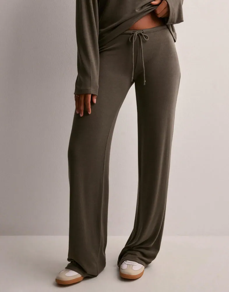Osta Nelly My Chill Pants - Taupe | Nelly.com