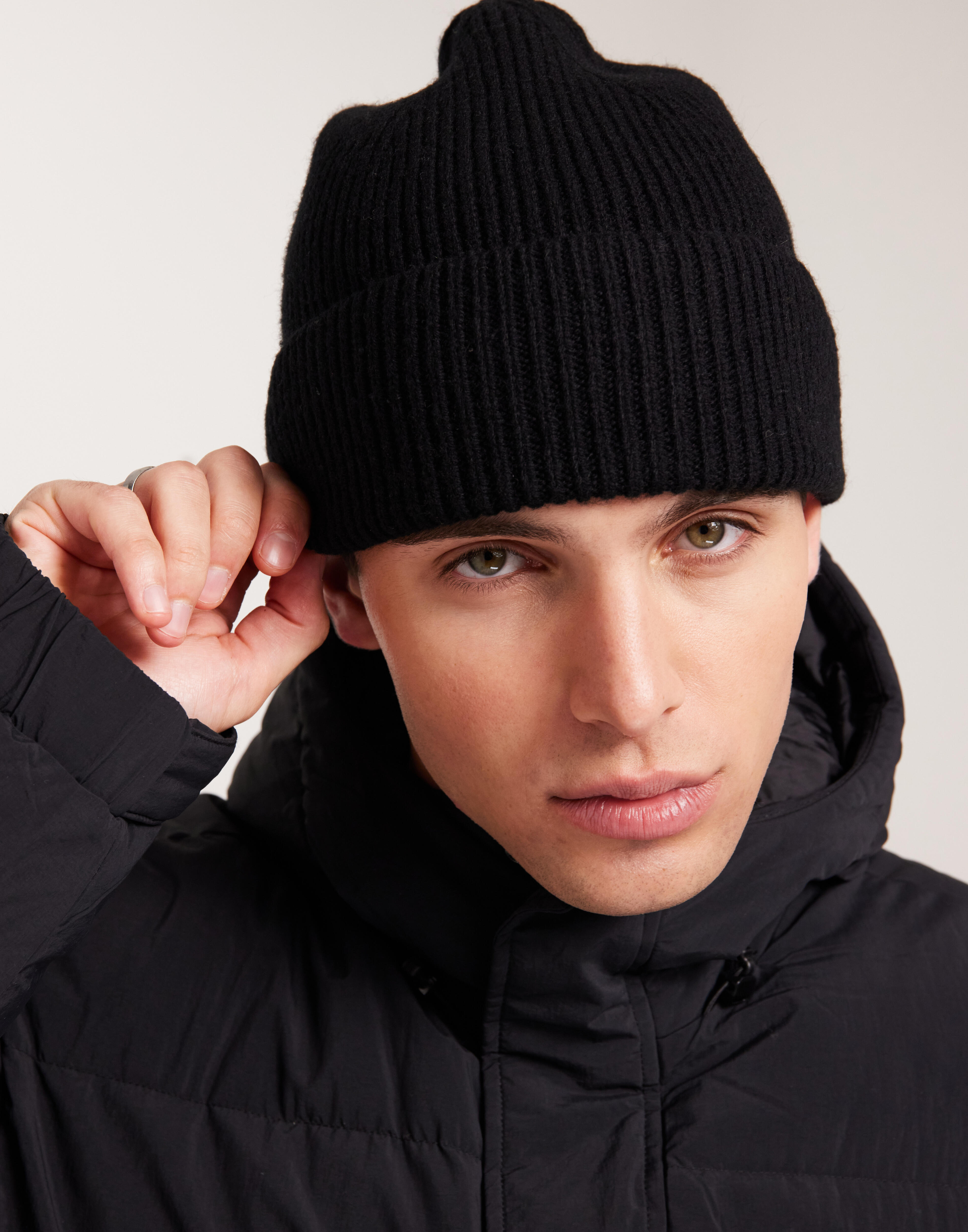Köp Selected Men SLHMASON MERINO WOOL BEANIE - Black | NLYMAN