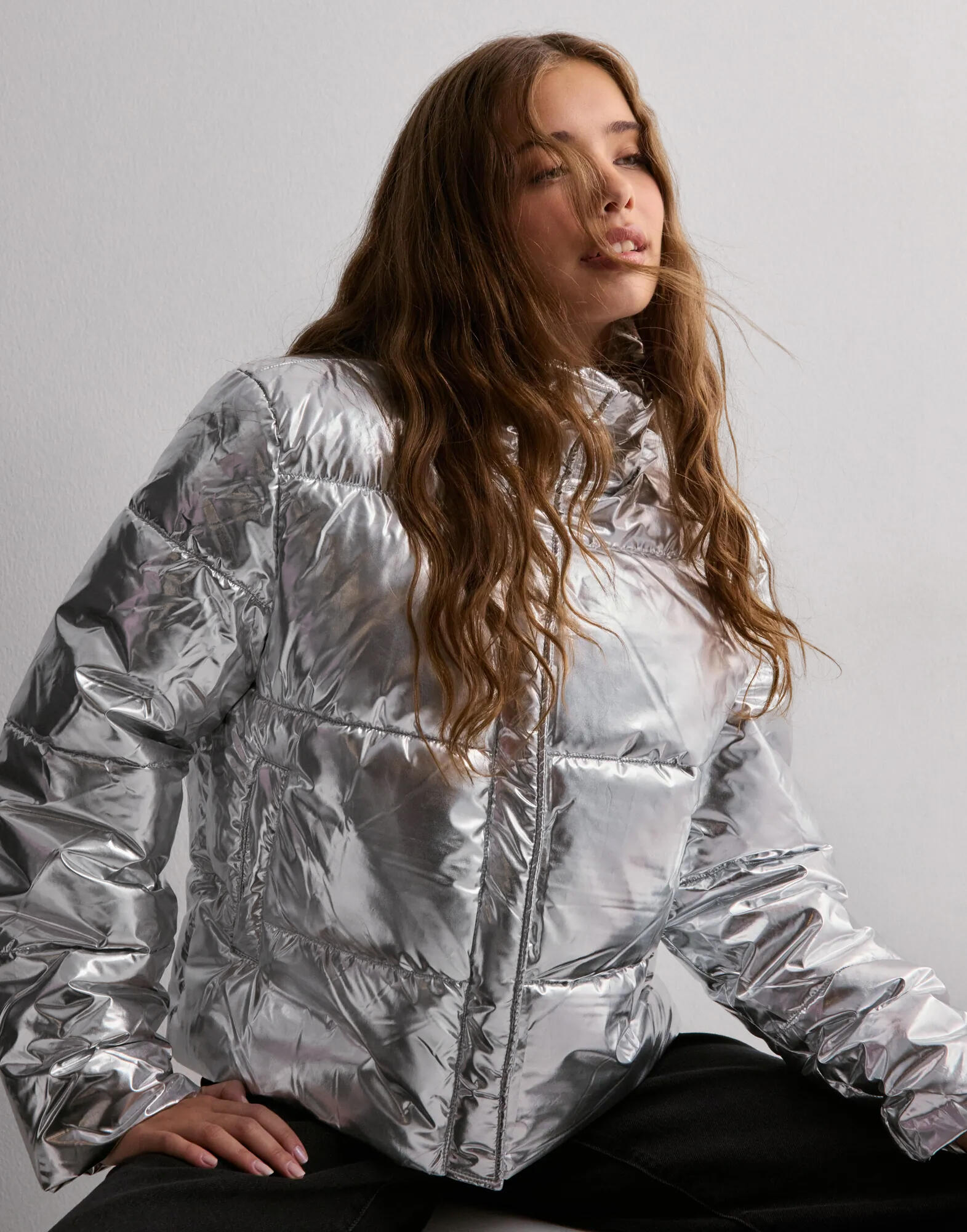 Kjøp Pieces PCNAMIE PUFFER JACKET - Silver Colour | Nelly.com