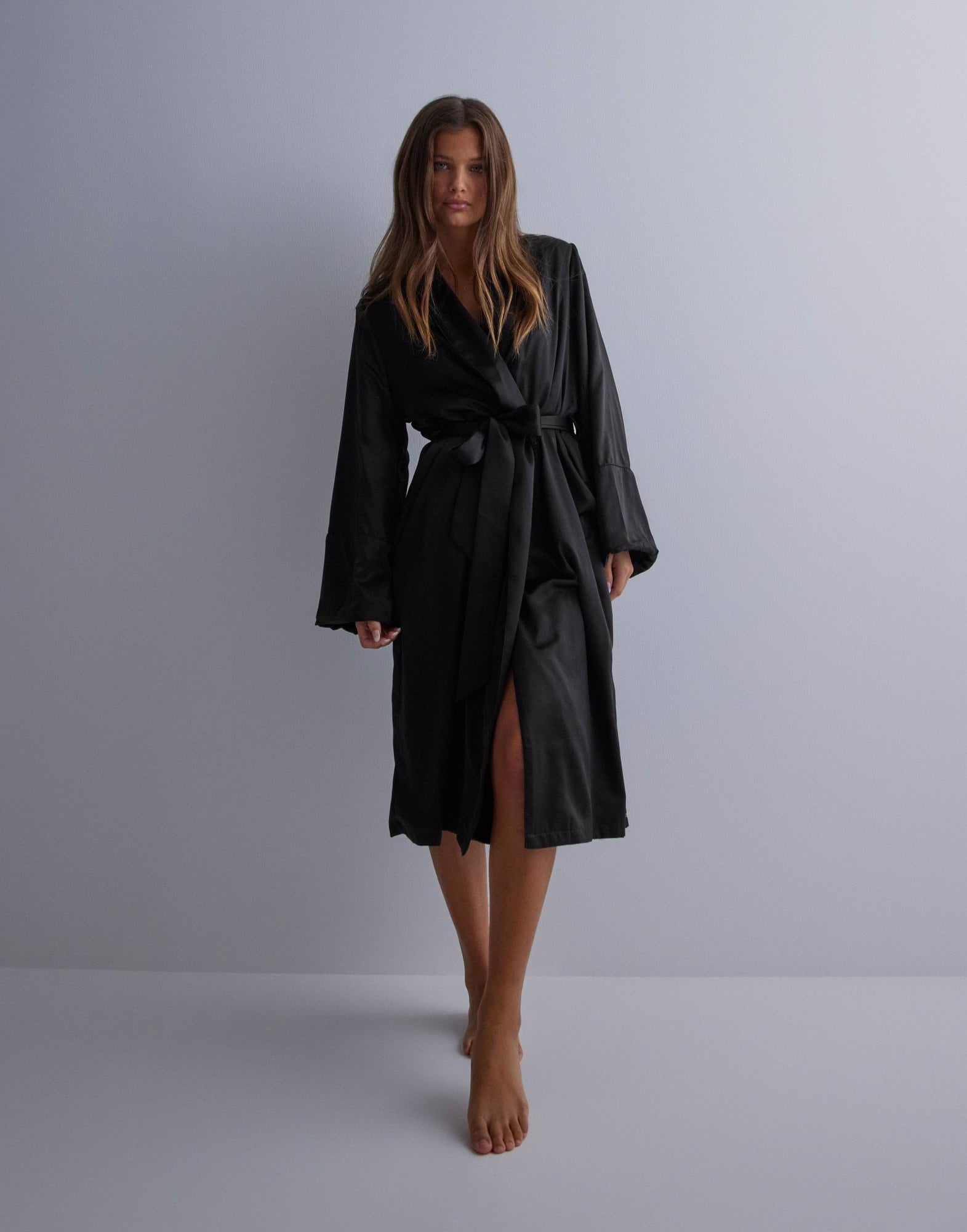 Köp Hunkemöller Robe Long Satin Fleece - Black | Nelly.com