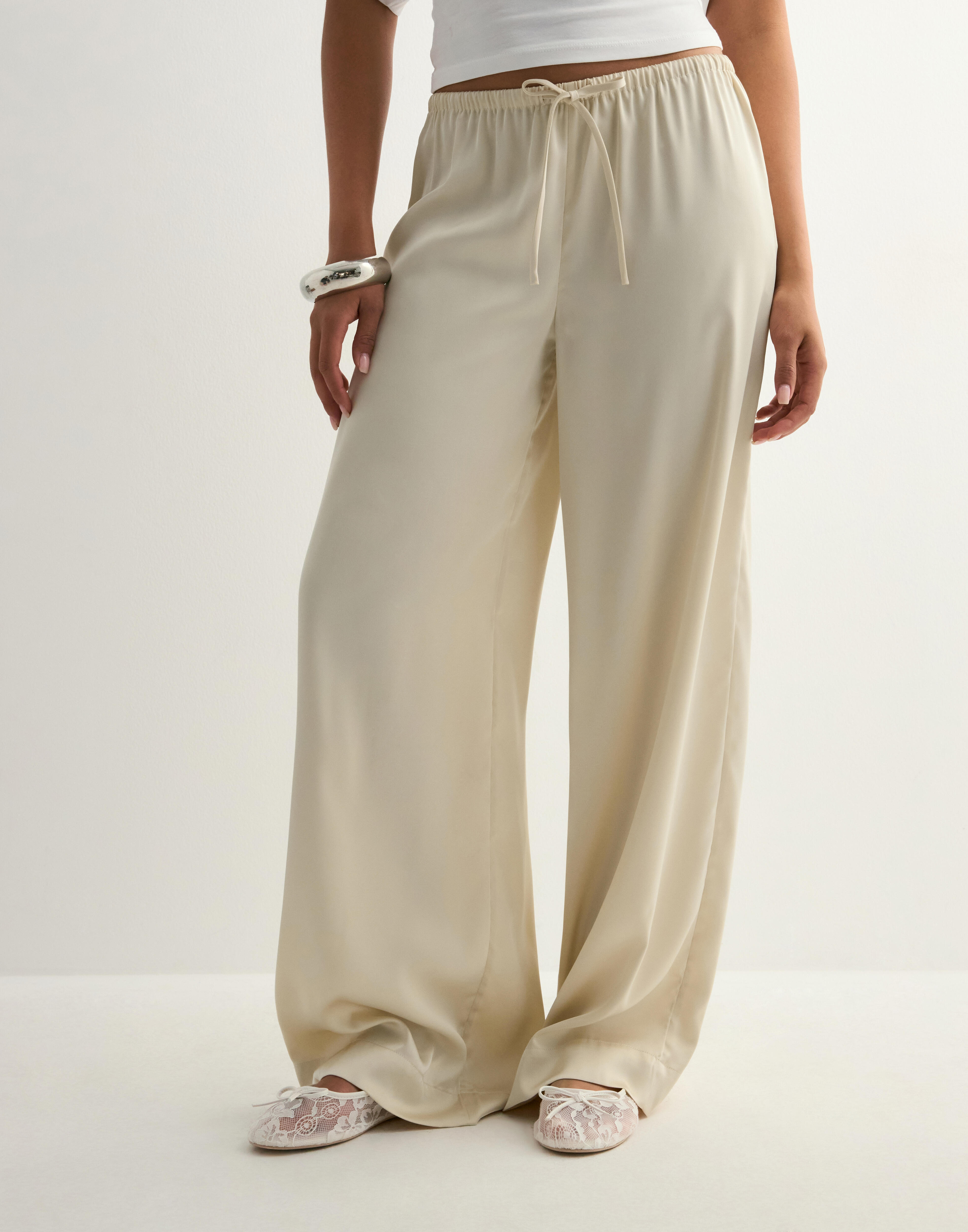 Kjøp Nelly Pull On Satin Pants - Champagne | Nelly.com