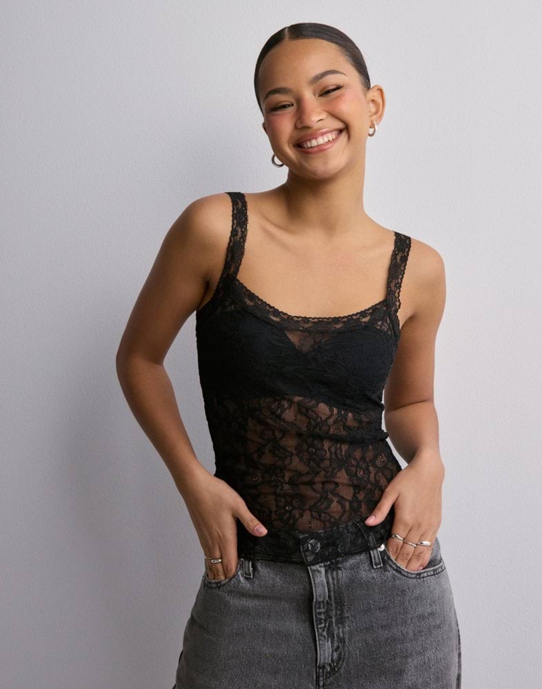Køb Nelly Lace Strap Top - Black | Nelly.com