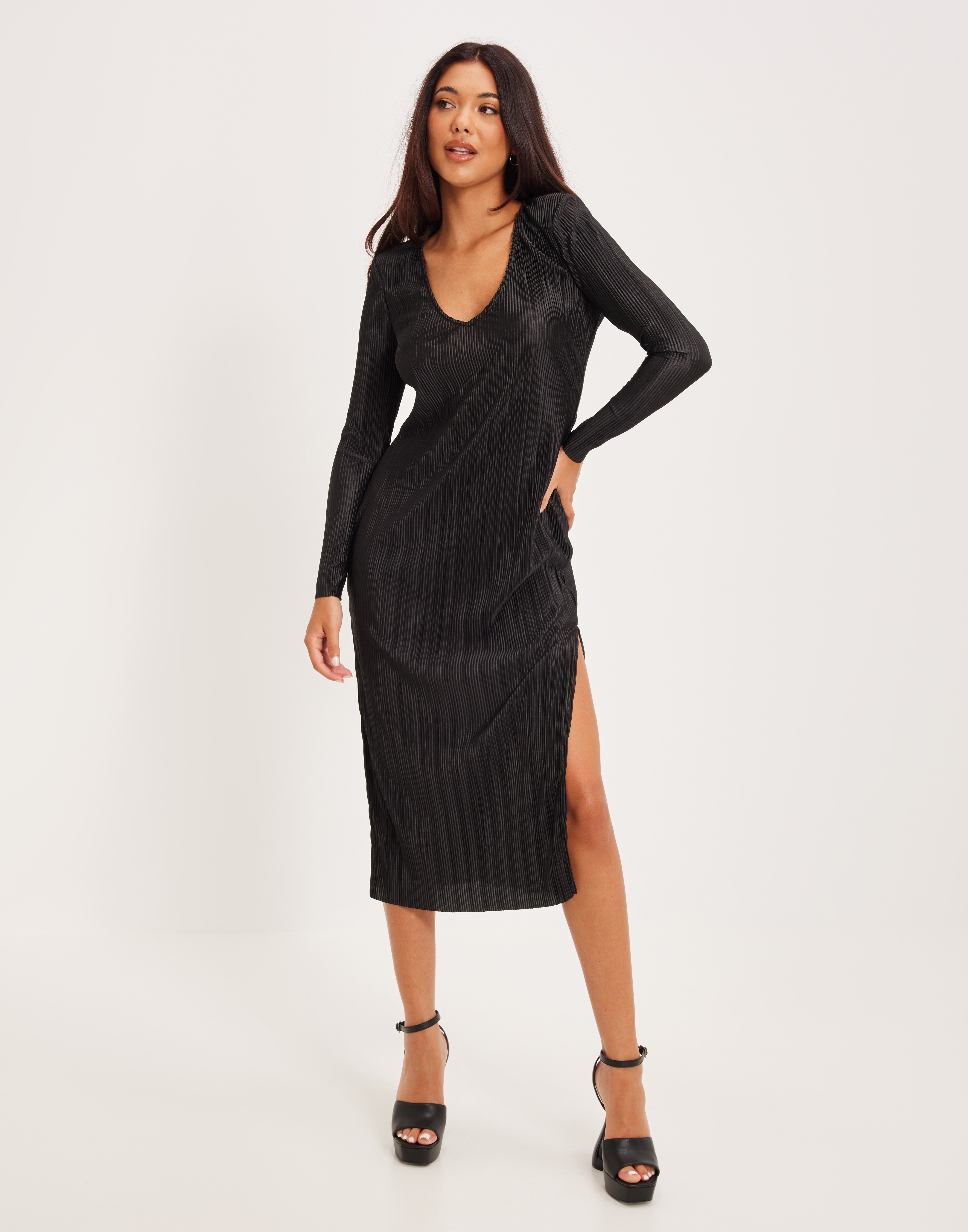 Buy Nelly Pleated Slit Dress - Black | Nelly.com