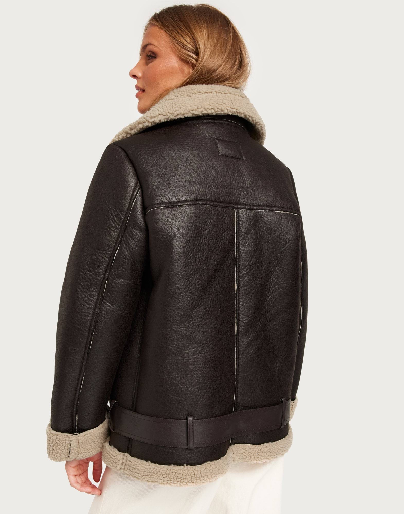 Osta Only ONLNEWLIS FAUX LEATHER AVIATOR CC O - Mole Humus Sherpa ...