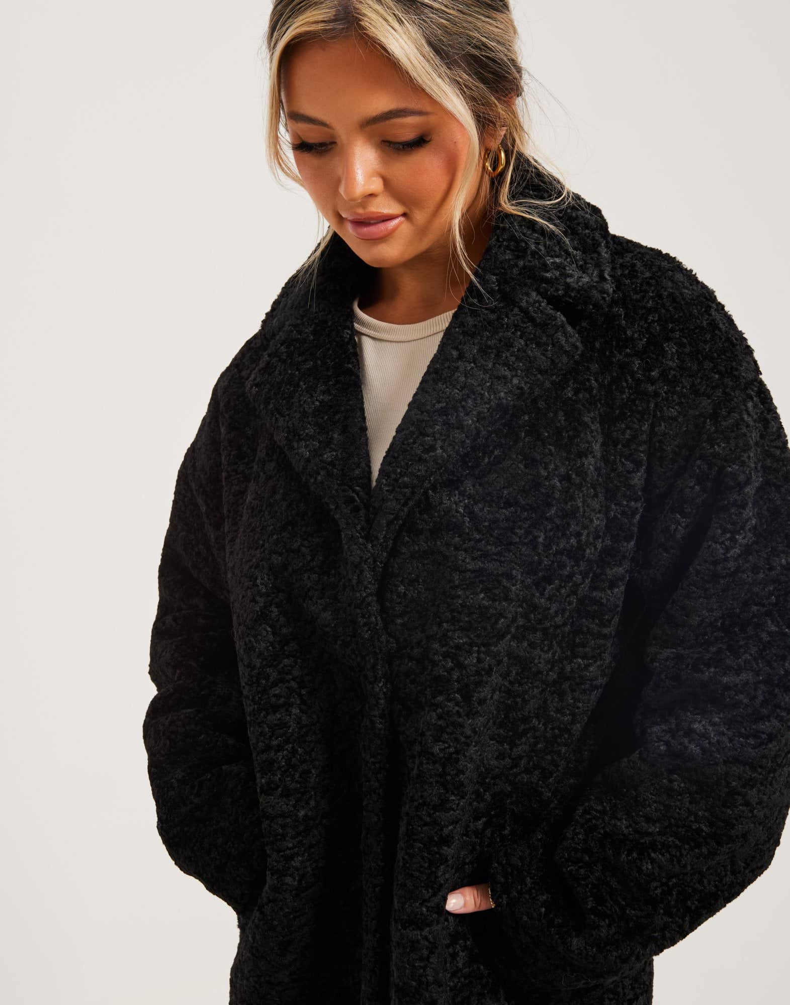 Buy Nelly Long Teddy Fur Coat - Black | Nelly.com