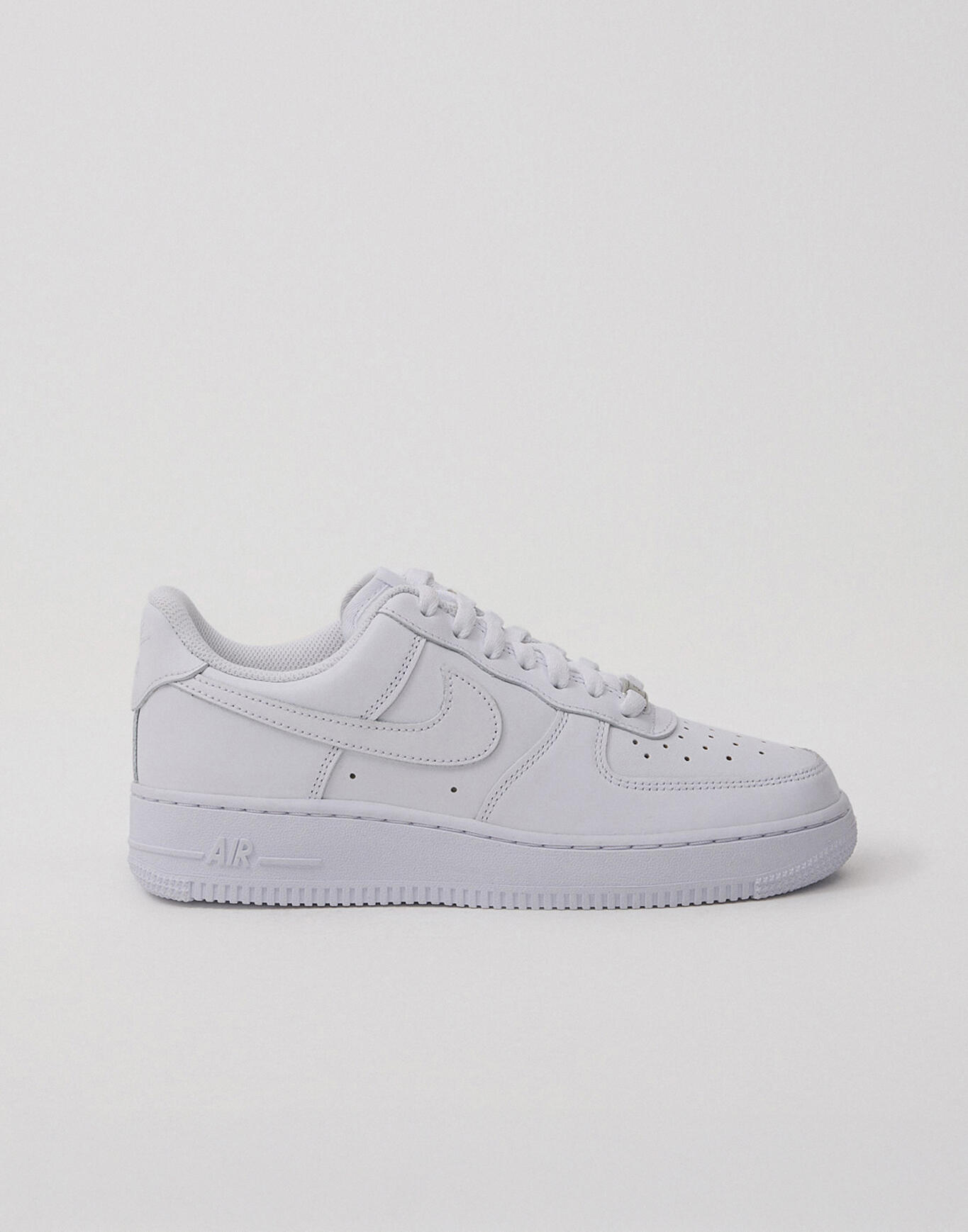 Köp Nike Wmns Air Force 1 '07 - White | Nelly.com