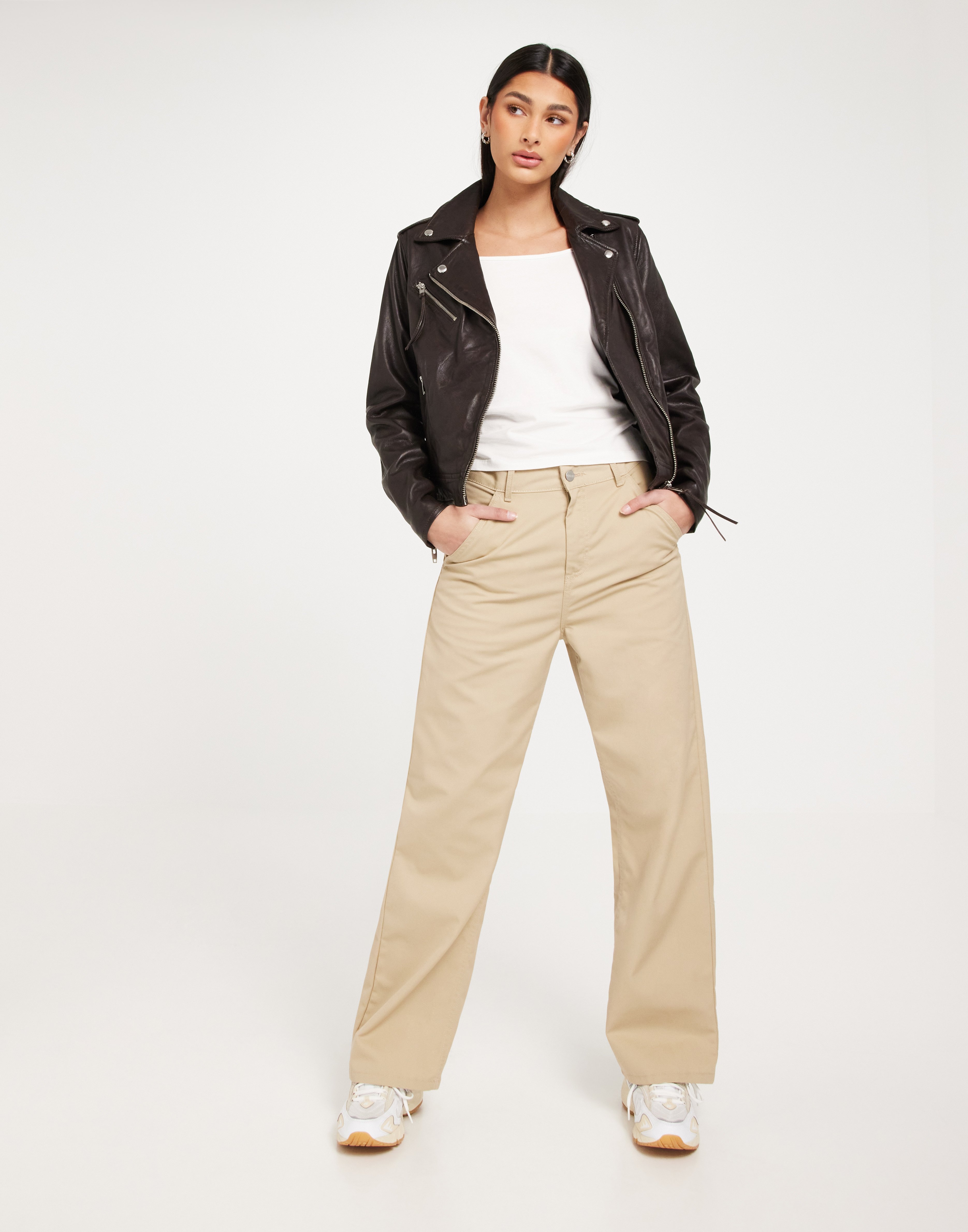 Köp ROCKANDBLUE Nicole - Saddle Brown | Nelly.com