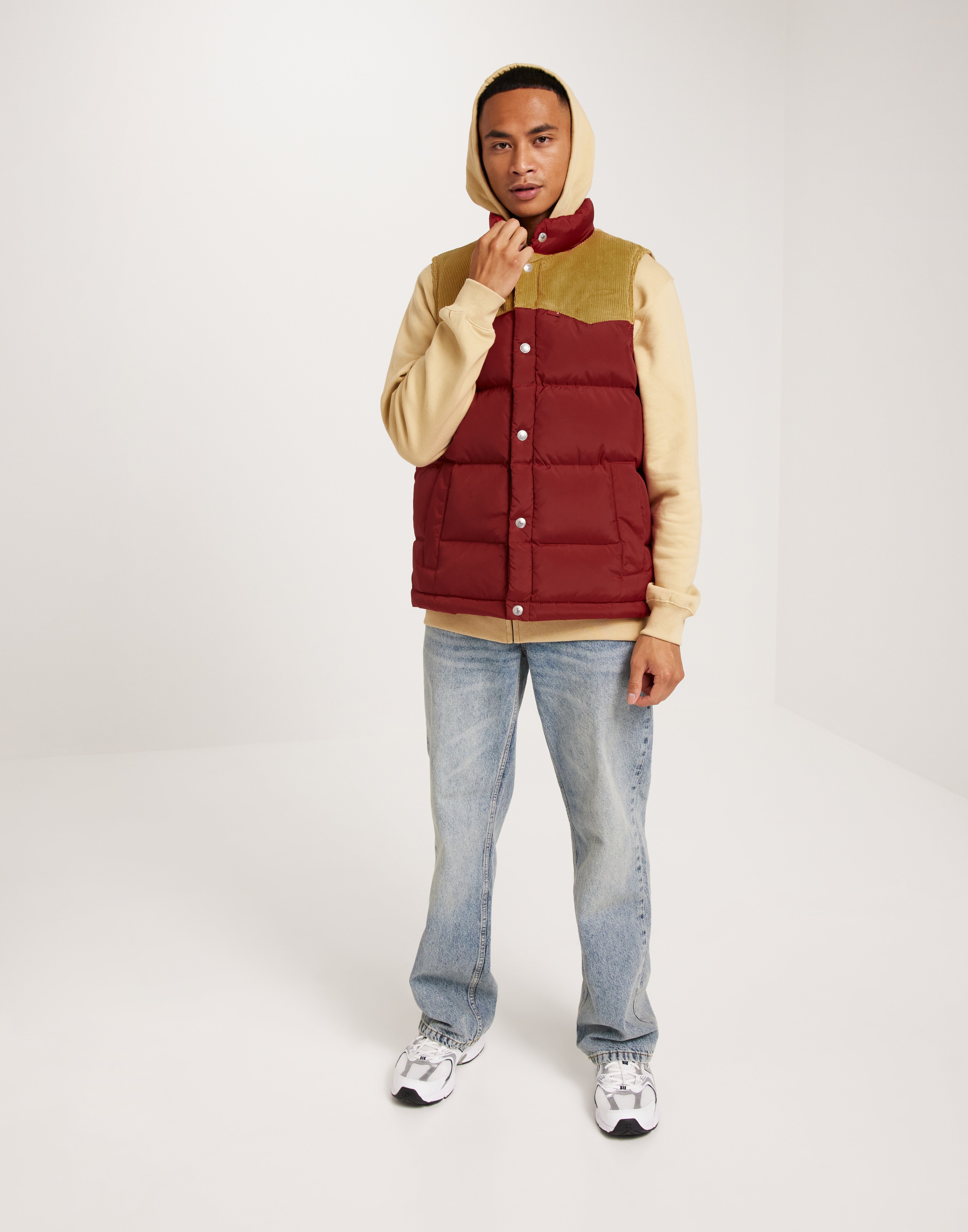 Buy Levi's WESTERN SUPER PUFFER VST RHYTH - Red | NLYMAN