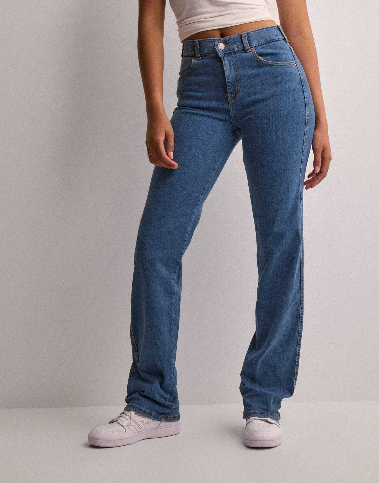 Köp Dr Denim Lexy Straight - *NY*Pyke Mid Plain | Nelly.com