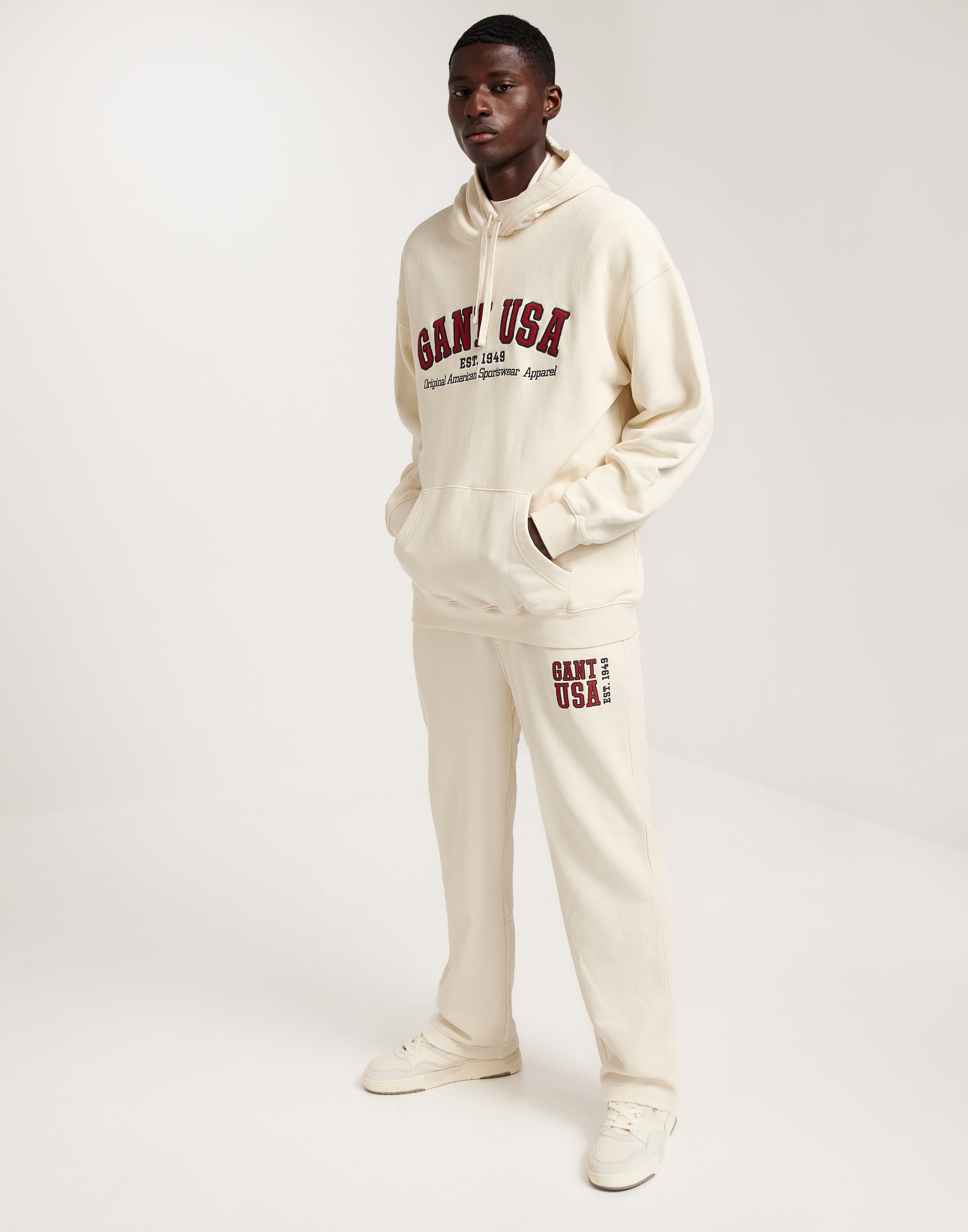 Kjøp Gant GANT USA SWEAT PANTS - Cream | NLYMAN