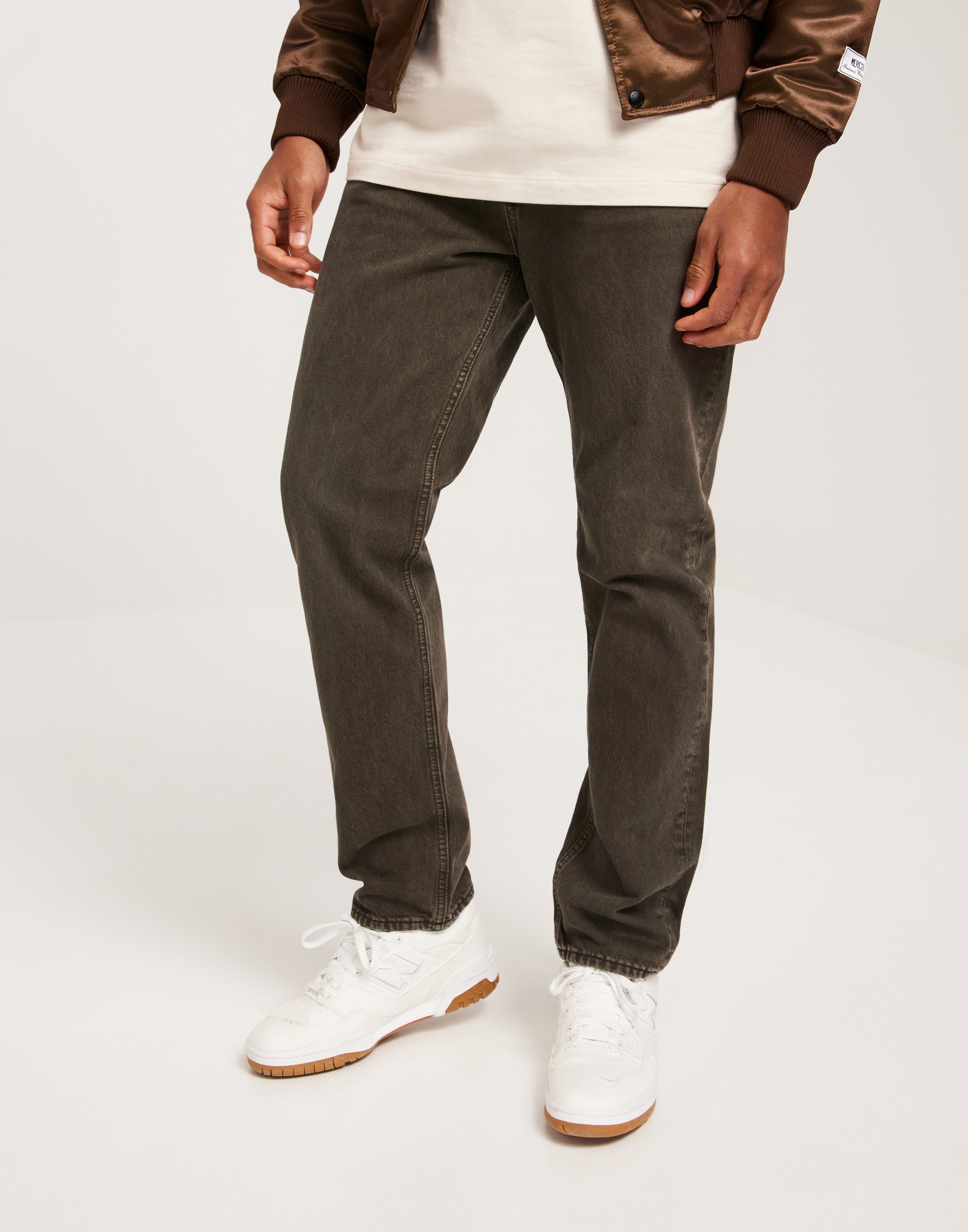 Köp Jack & Jones JJICHRIS JJCOOPER AM 900 NOOS - Chocolate Brown | NLYMAN