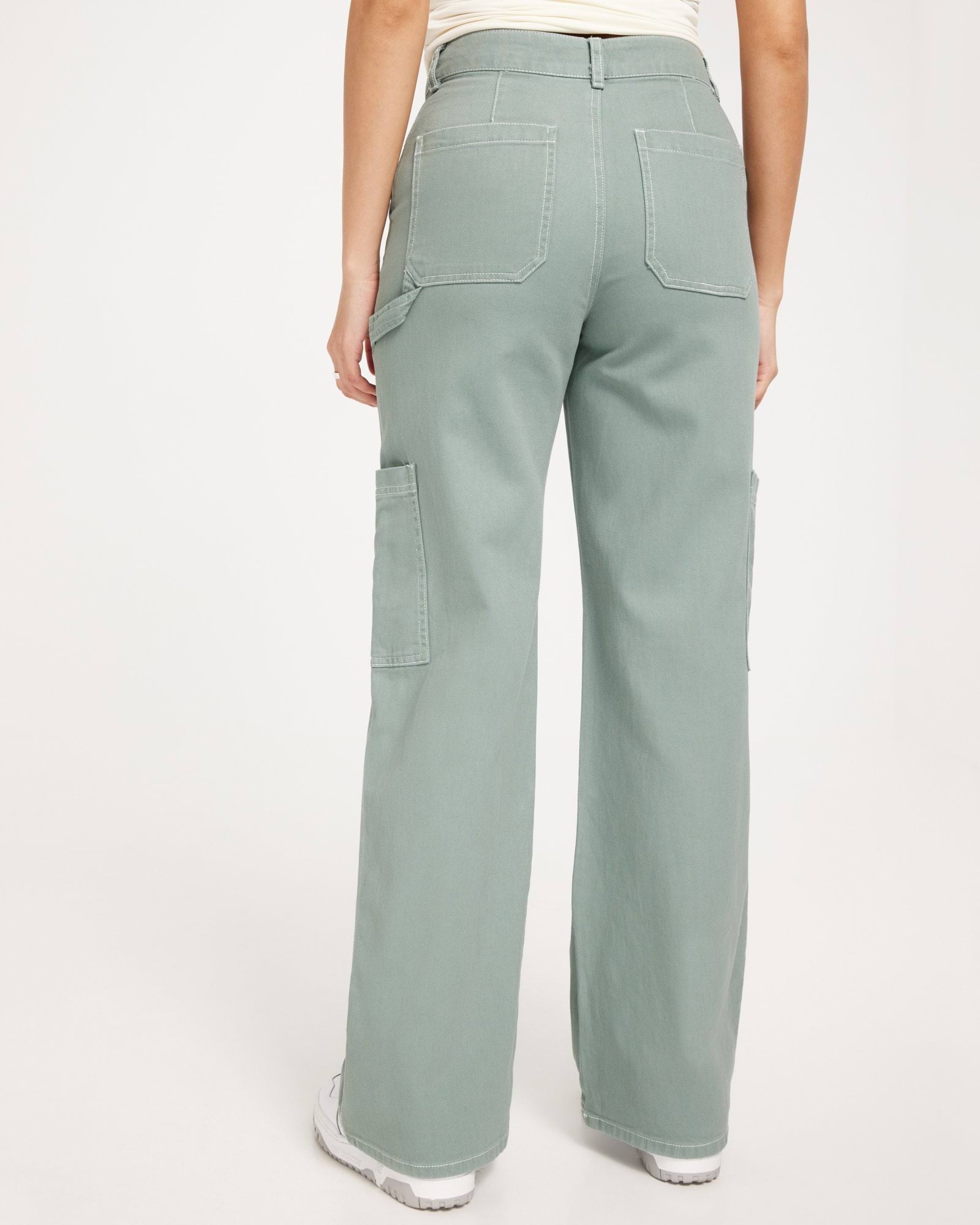 Köp JDY -JDYZIZZY HW WIDE CARGO PANTS PNT - Chinois Green Cloud Dancer ...