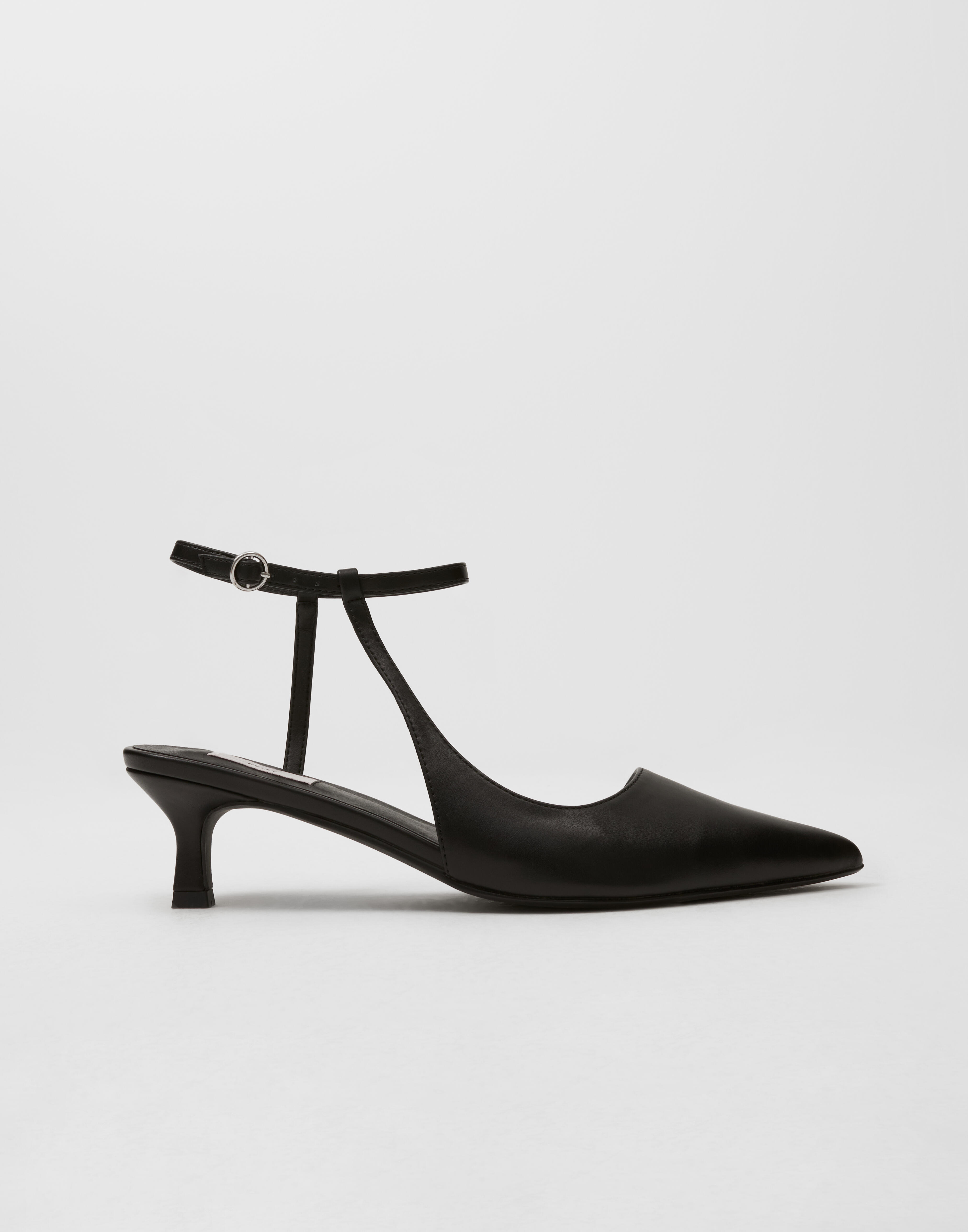 Köp Nelly Side Cut Pointy Heel - Black | Nelly.com