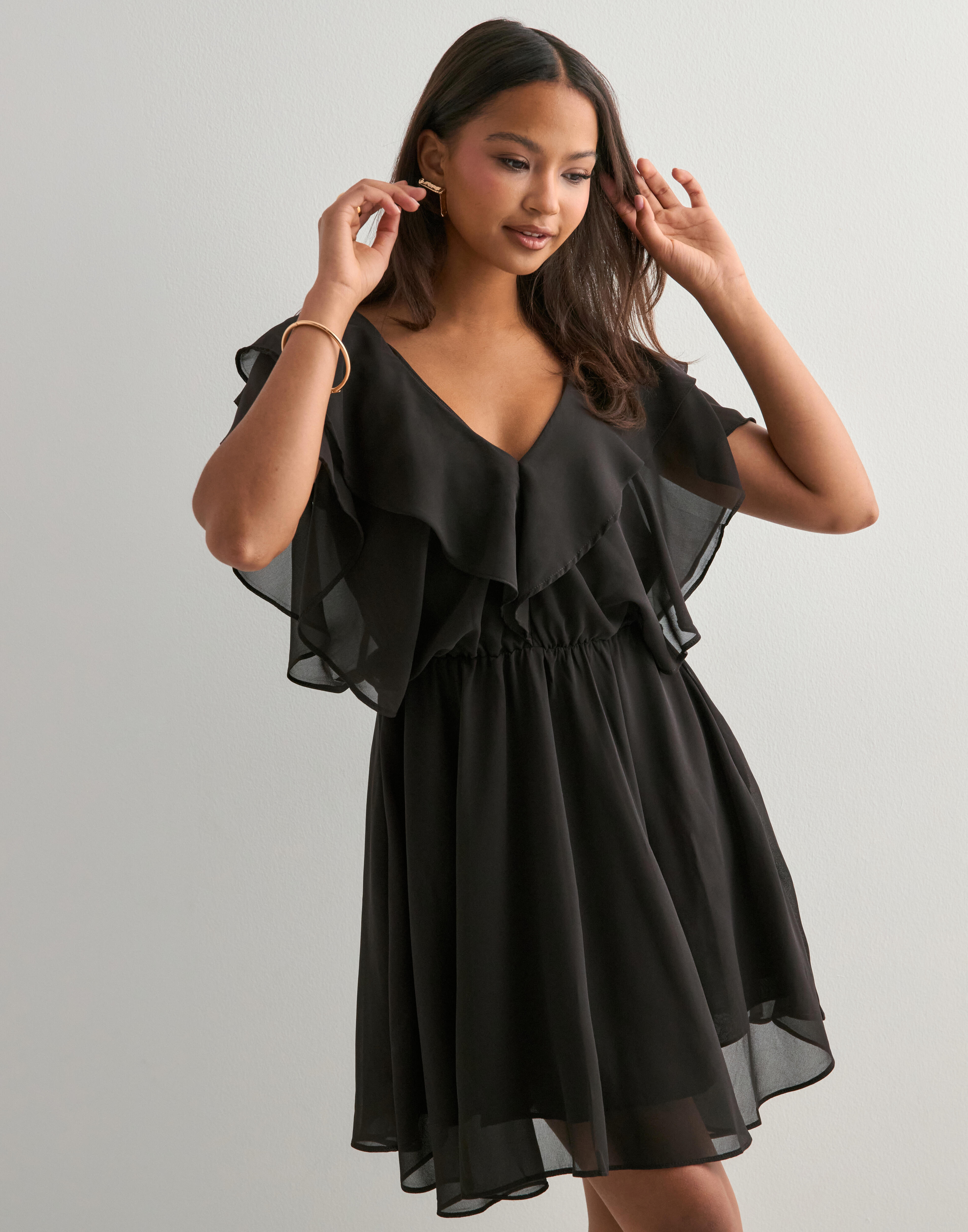 Köp Pieces PCNINI SS SHORT CHIFFON DRESS WVN D - Chicory Coffee | Nelly.com