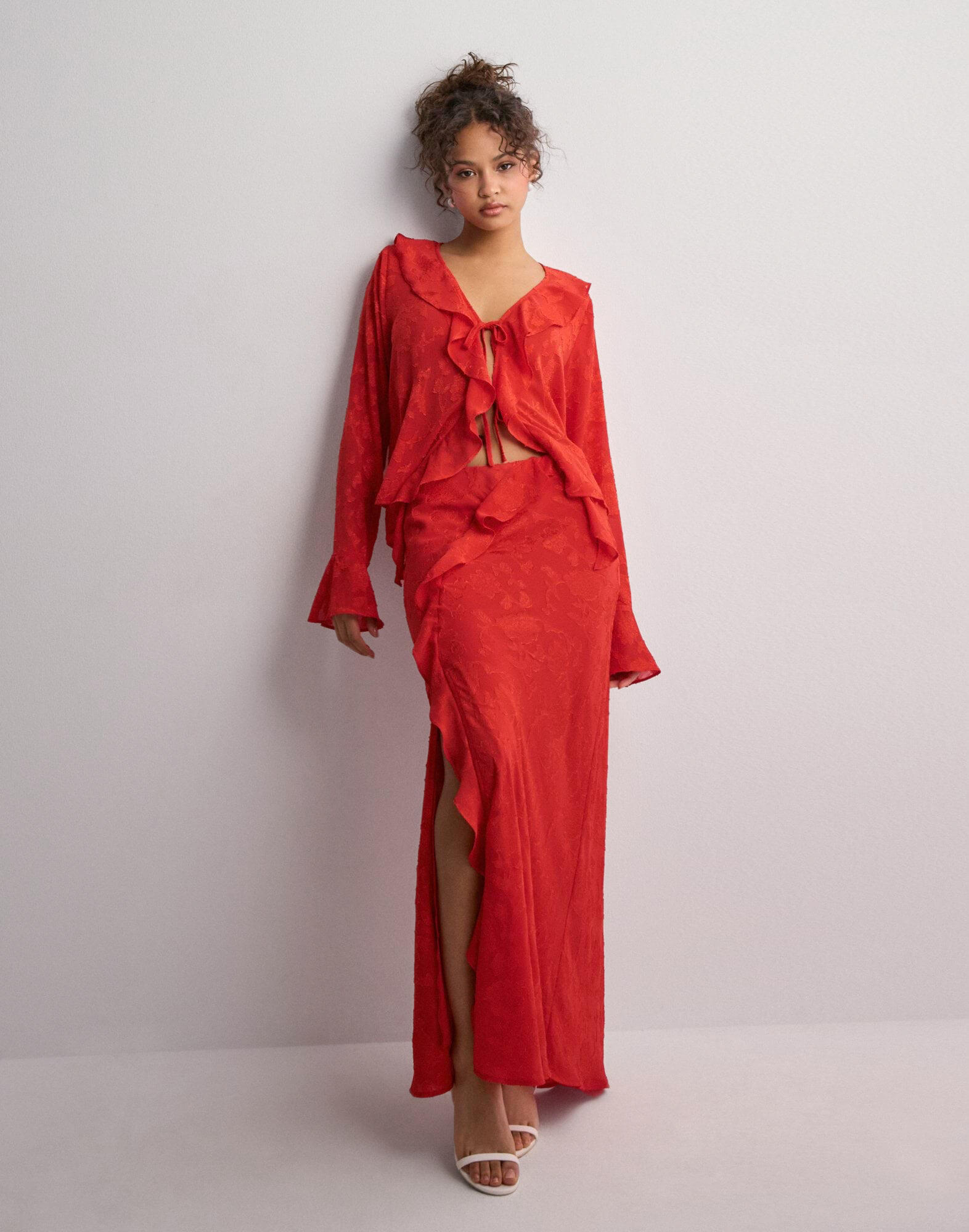 Köp Neo Noir Ophelia Burnout Skirt - Red | Nelly.com