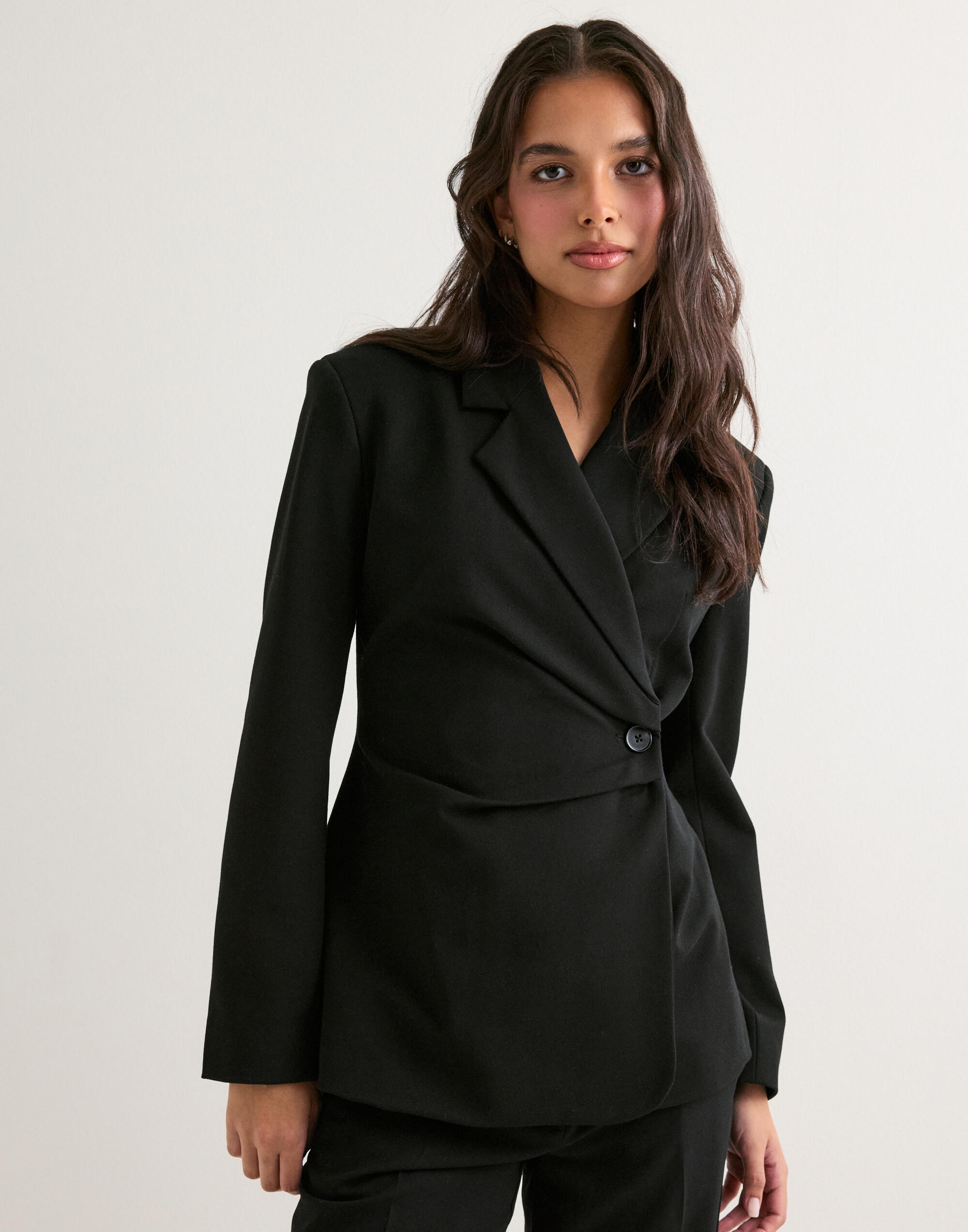 Kjøp Vero Moda VMVELA LS WRAP BLAZER - Black | Nelly.com
