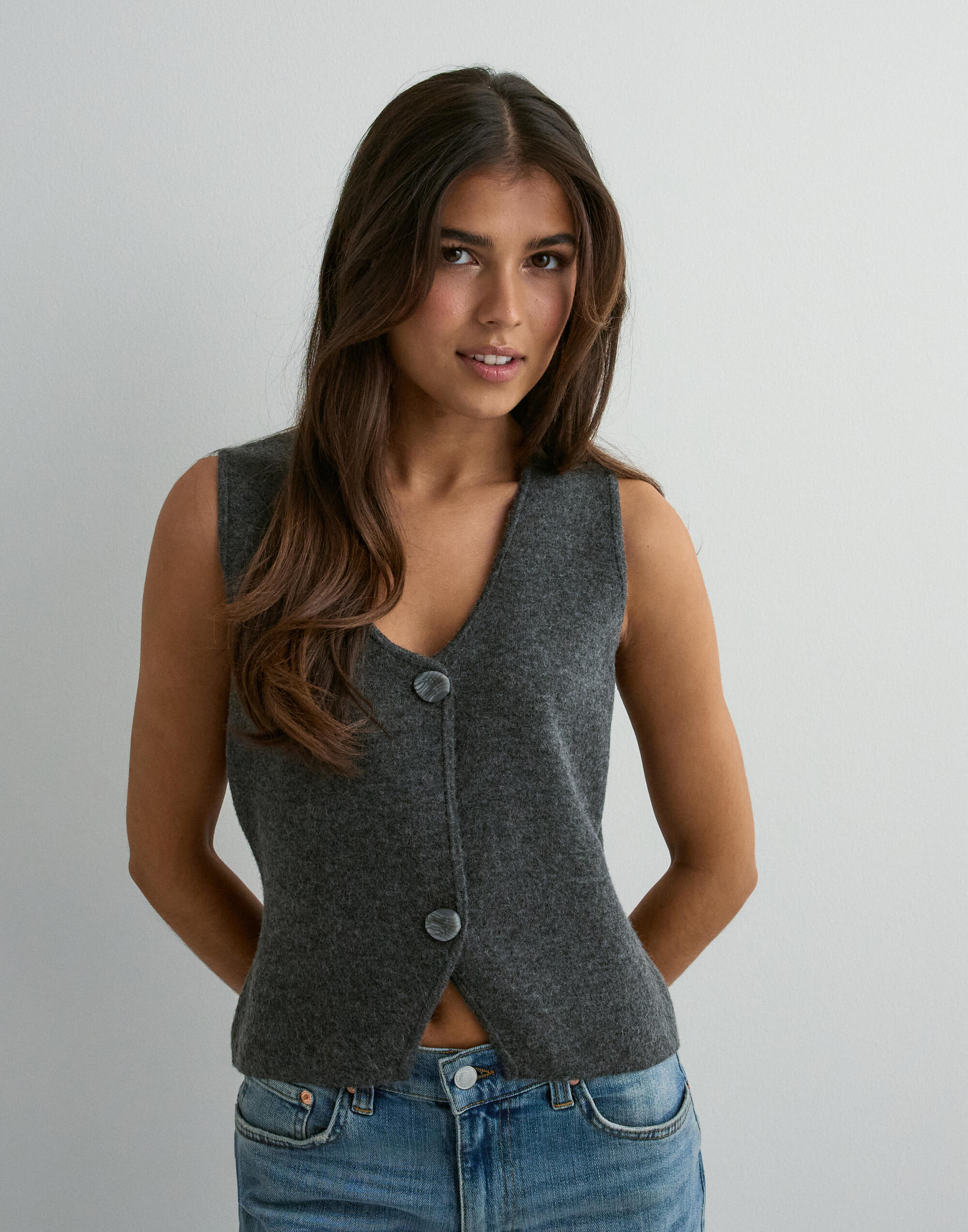 Köp Vero Moda VMBRISA SL V-NECK VEST - Medium Grey Melange | Nelly.com