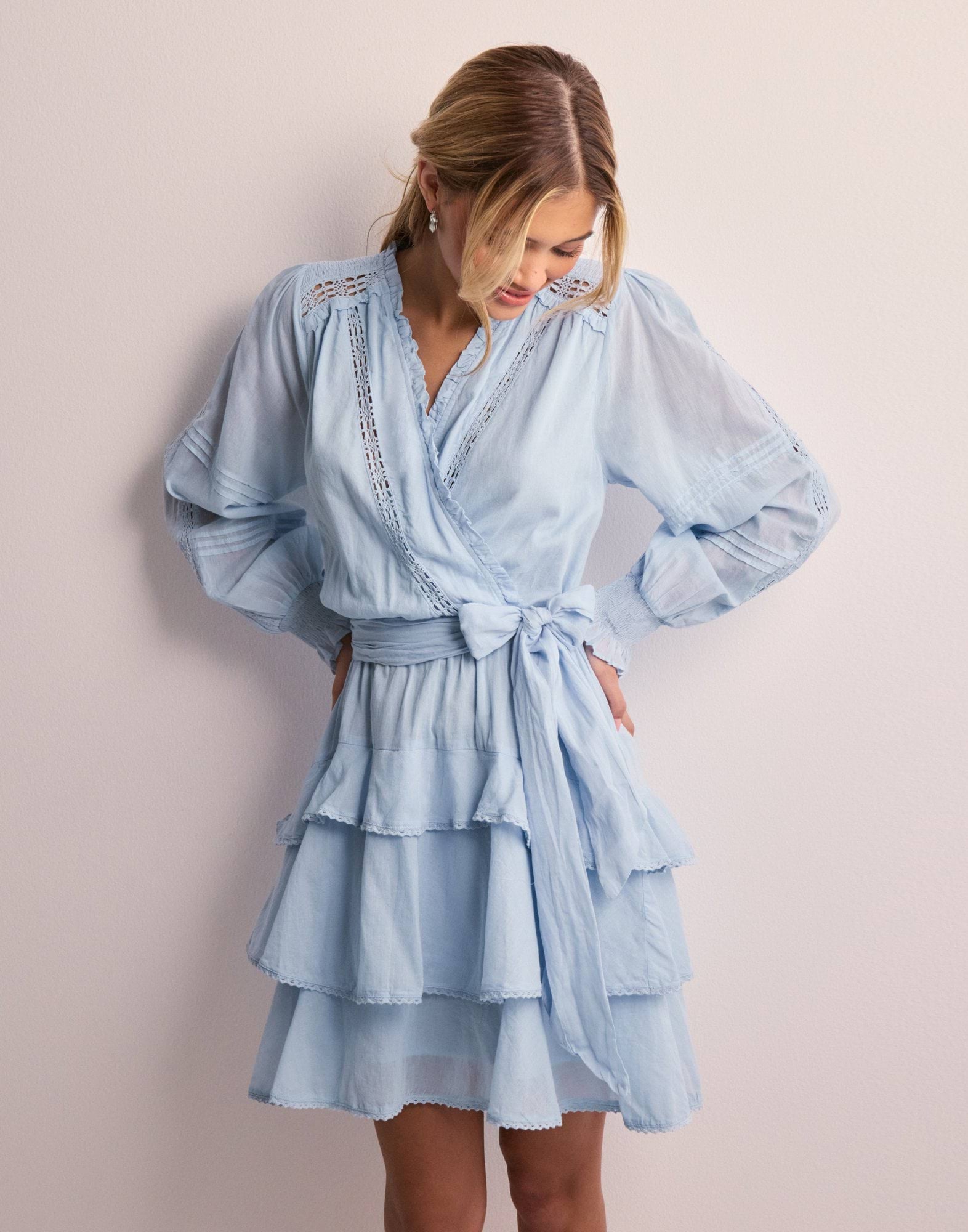 Köp Neo Noir Ada S Voile Dress - Light Blue | Nelly.com