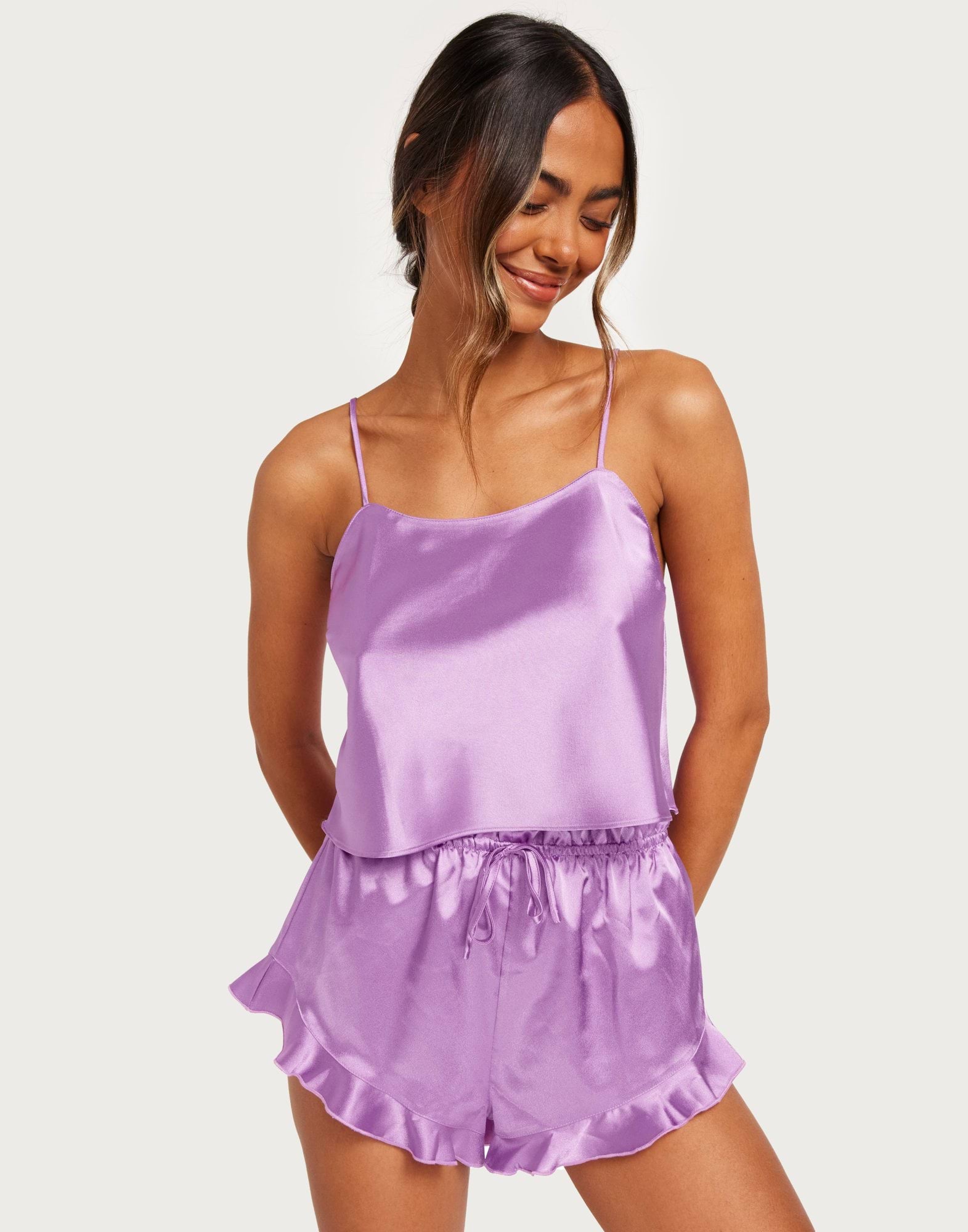 Osta Hunkemöller Short Satin Shine - Orchid Light | Nelly.com