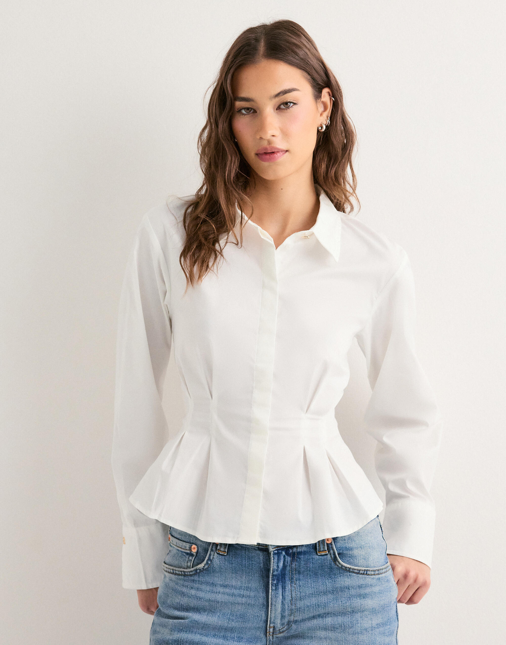 Köp Vero Moda VMFRIBA LS CUFF TOP WVN GA - Snow White | Nelly.com