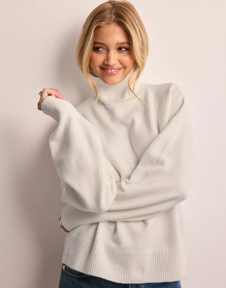 Kjøp Nelly Loose Polo Knit Sweater - Offwhite | Nelly.com