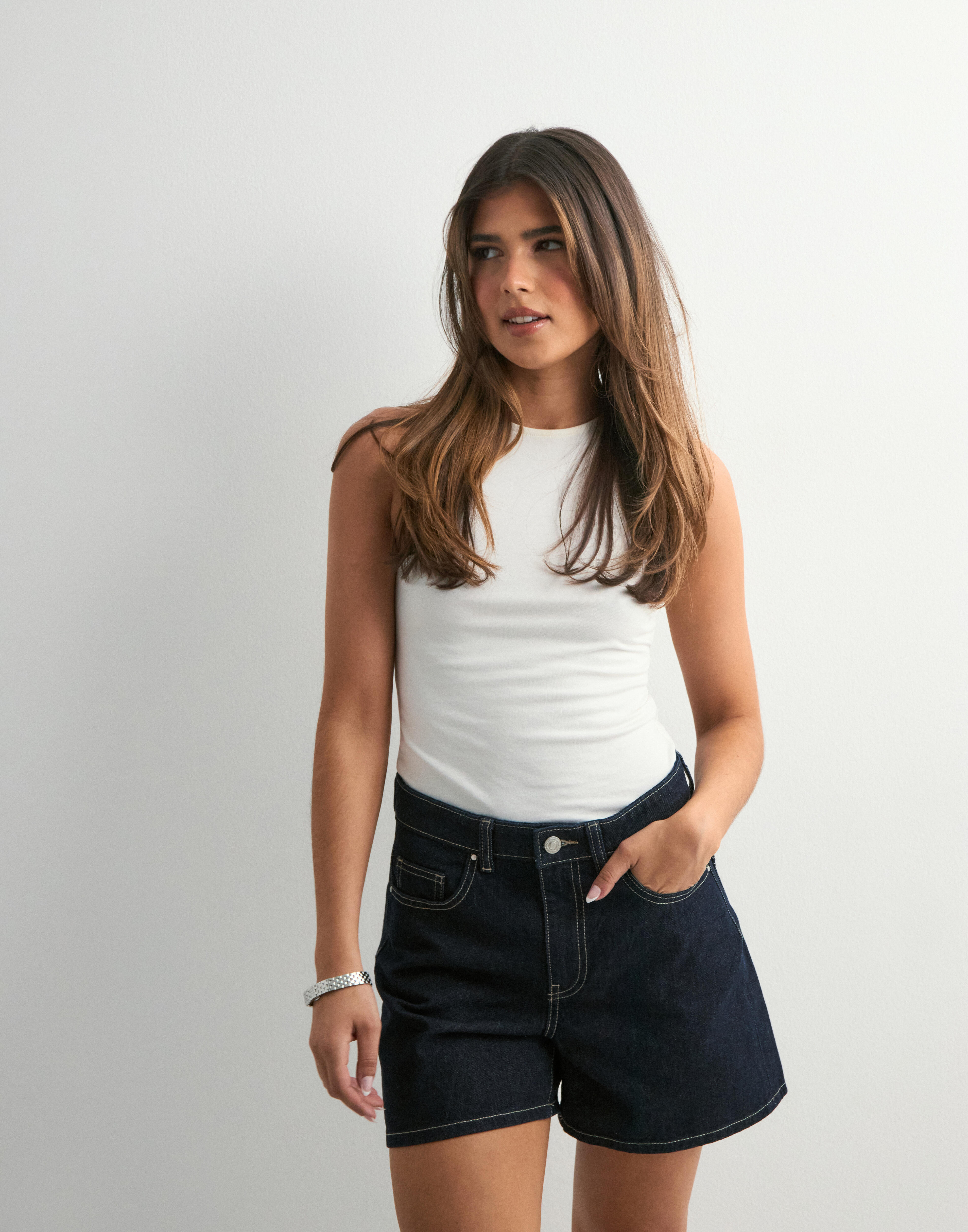 Køb Only ONLPHINE LIFE SHORTS BB MAS0001 - 8M2U | Nelly.com