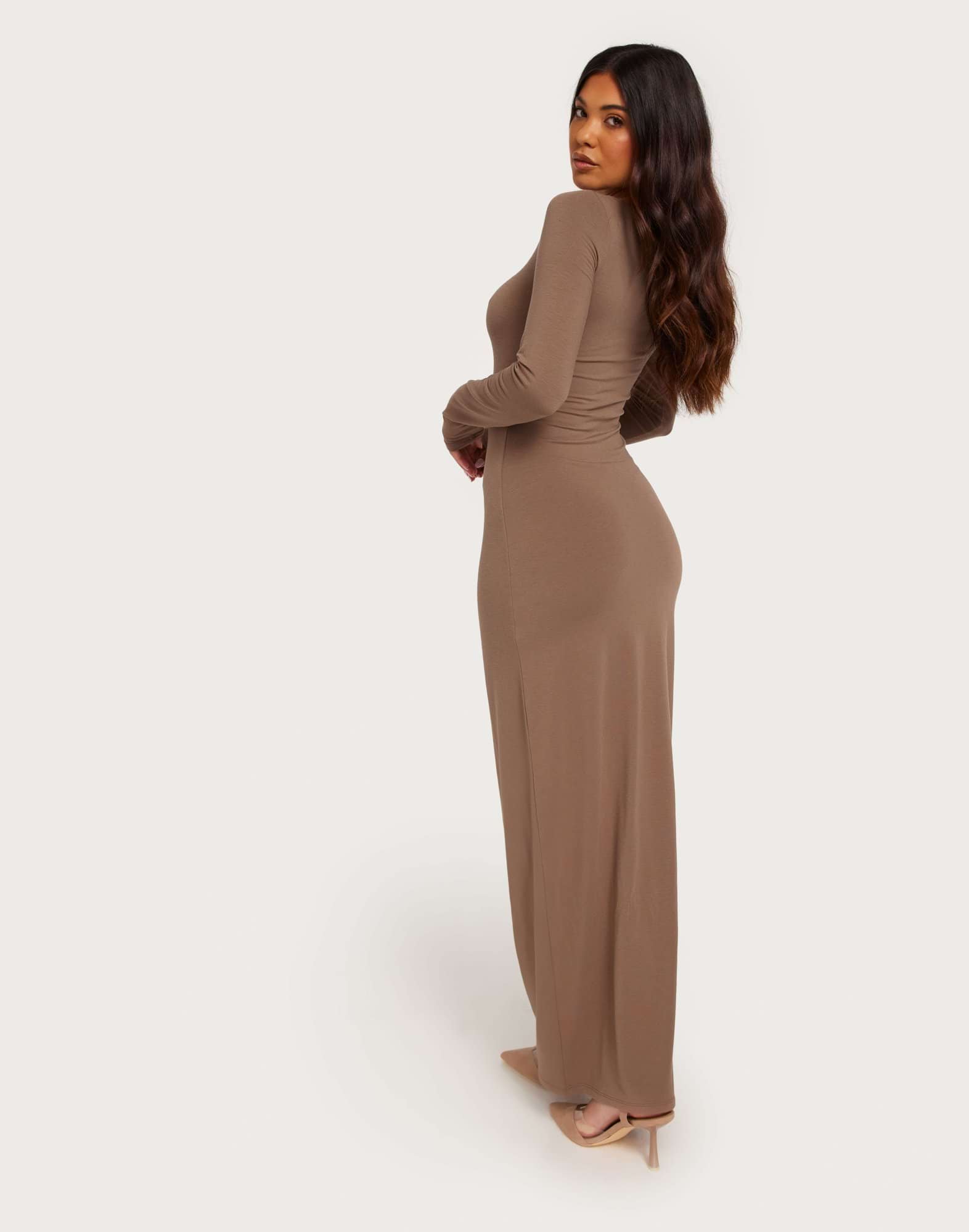 Kjøp Nelly Slim Long Sleeve Dress - Nougat | Nelly.com