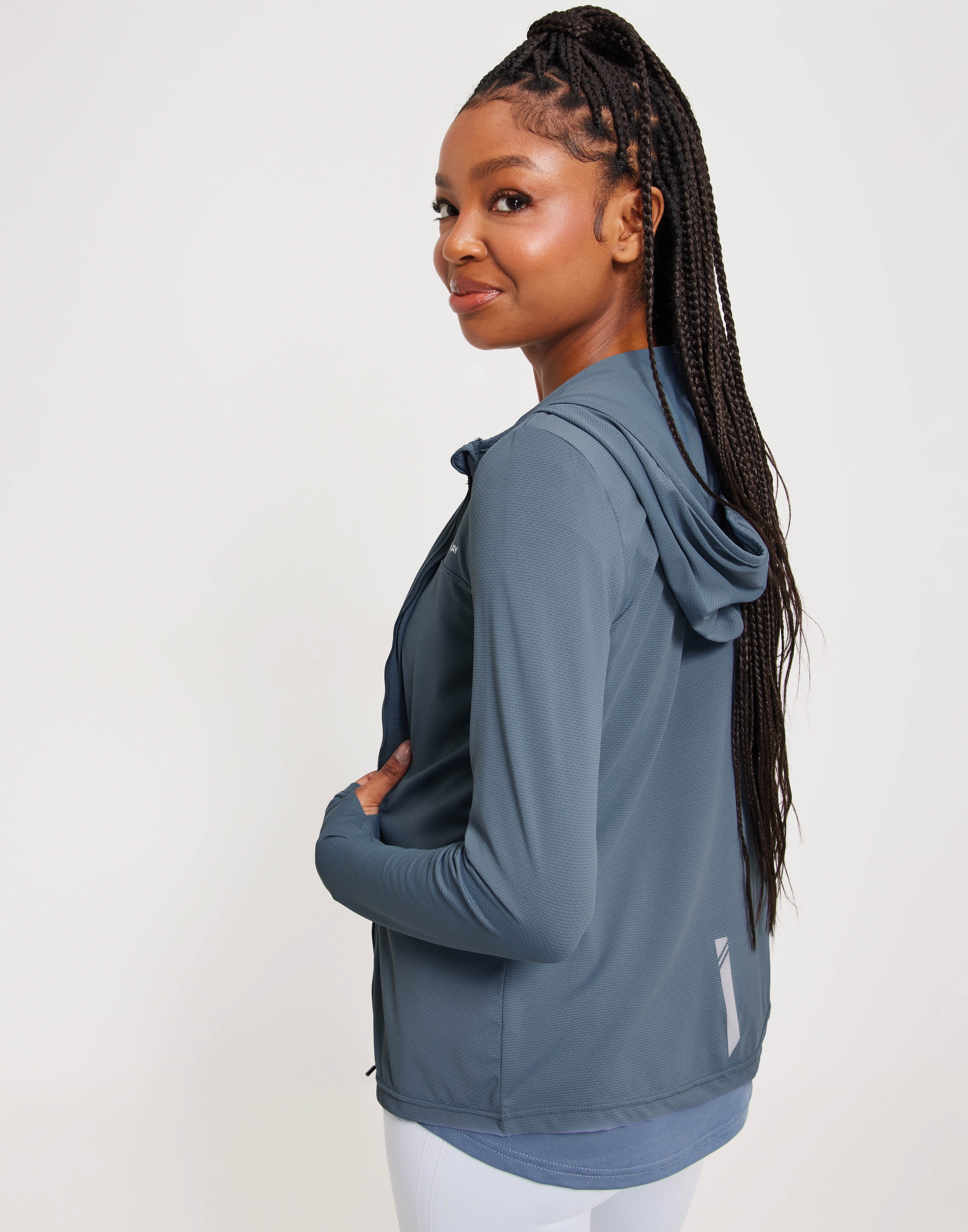 Osta Only Play ONPMILA LS ZIP HOOD TRAIN TOP NOO - Blue Mirage | Nelly.com