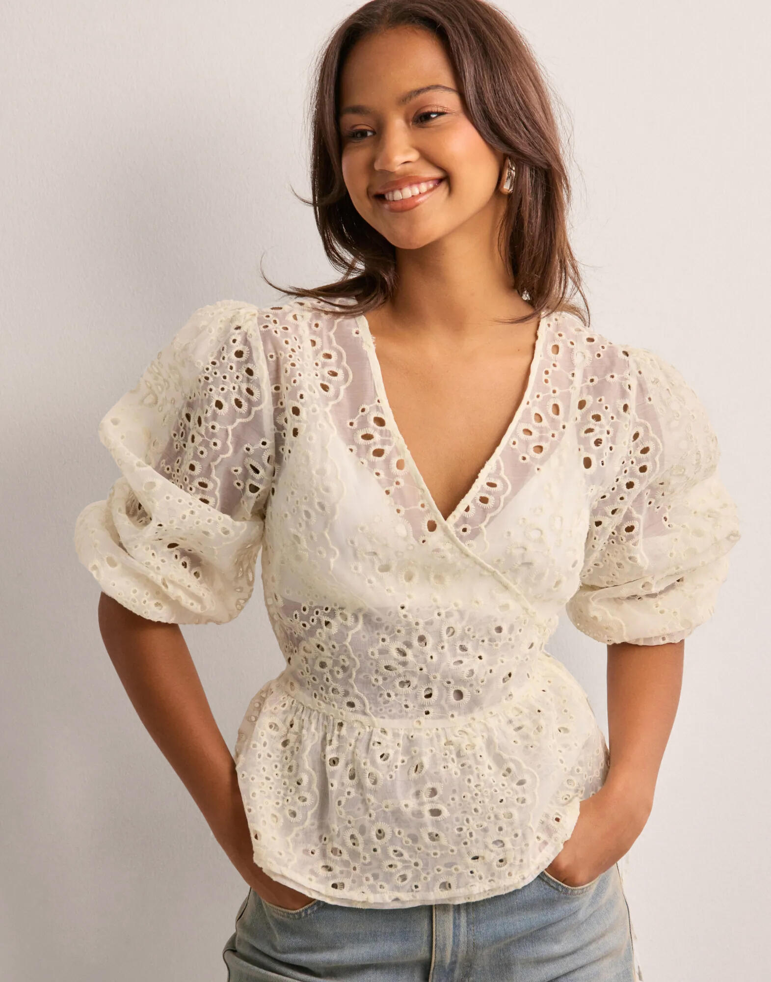 Köp Neo Noir Mira Wrap Blouse - White | Nelly.com