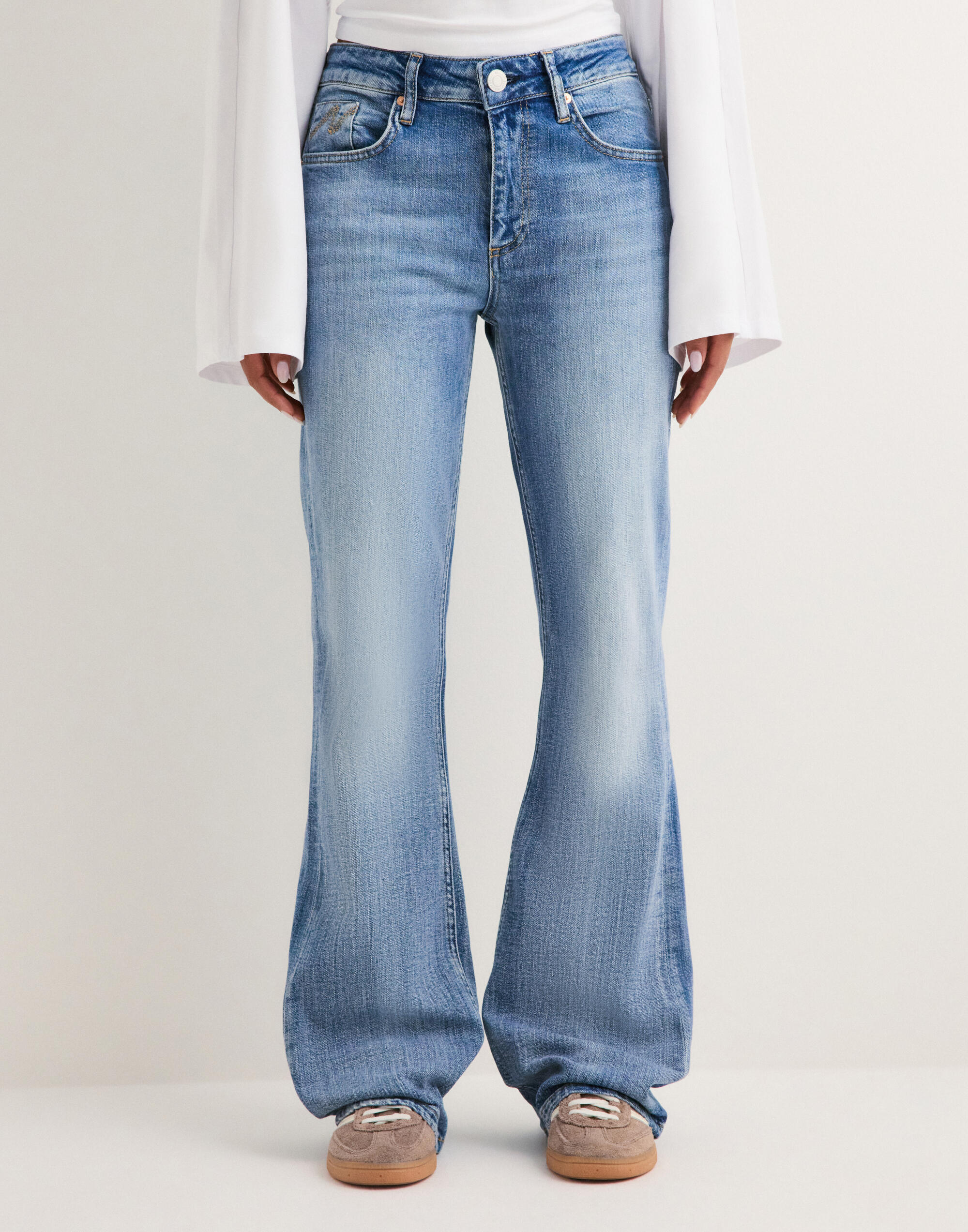 Kjøp Nelly Soft Bootcut Jeans - Medium Blue | Nelly.com
