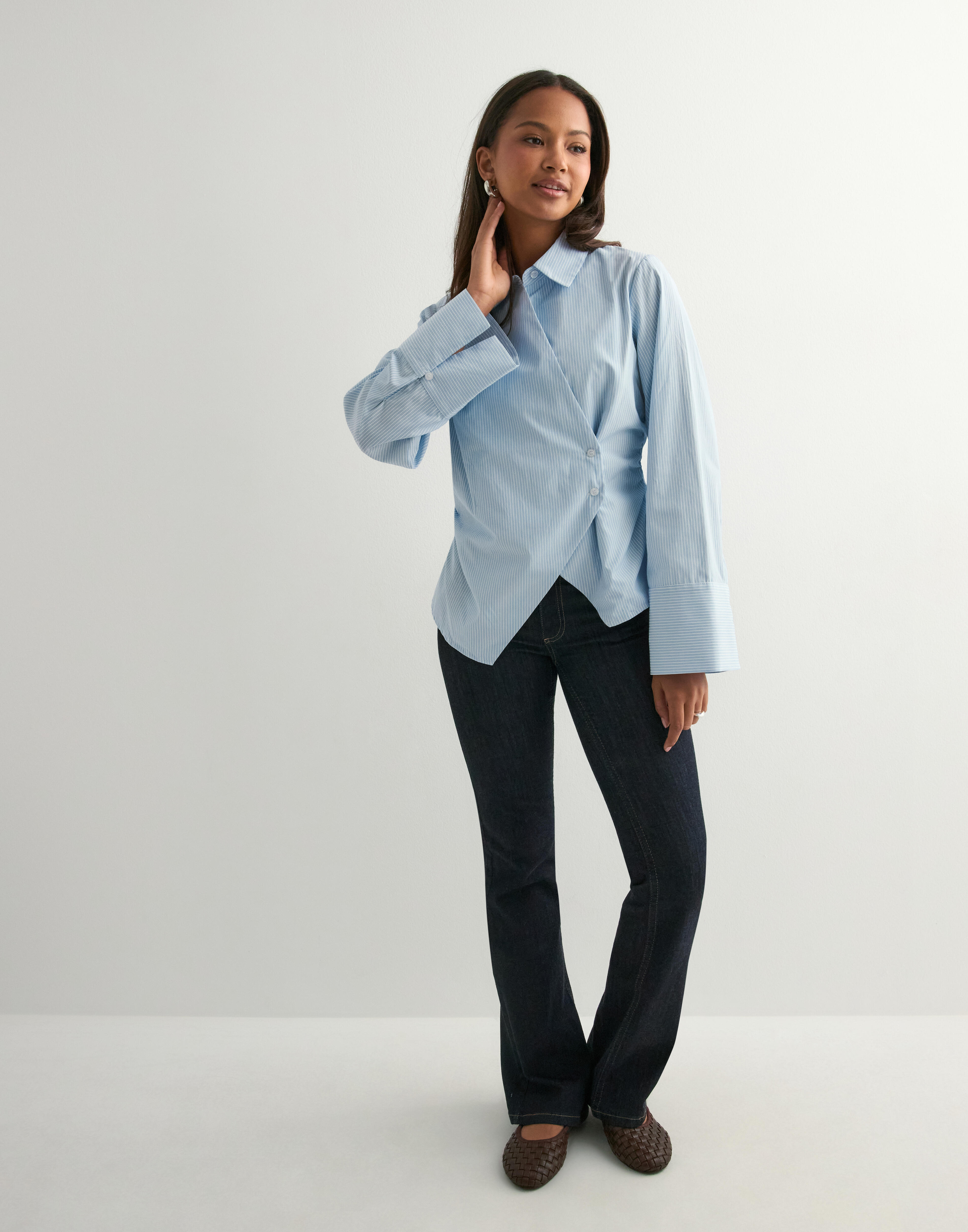 Köp Neo Noir Fenli Striped Shirt - Light Blue Stripes | Nelly.com