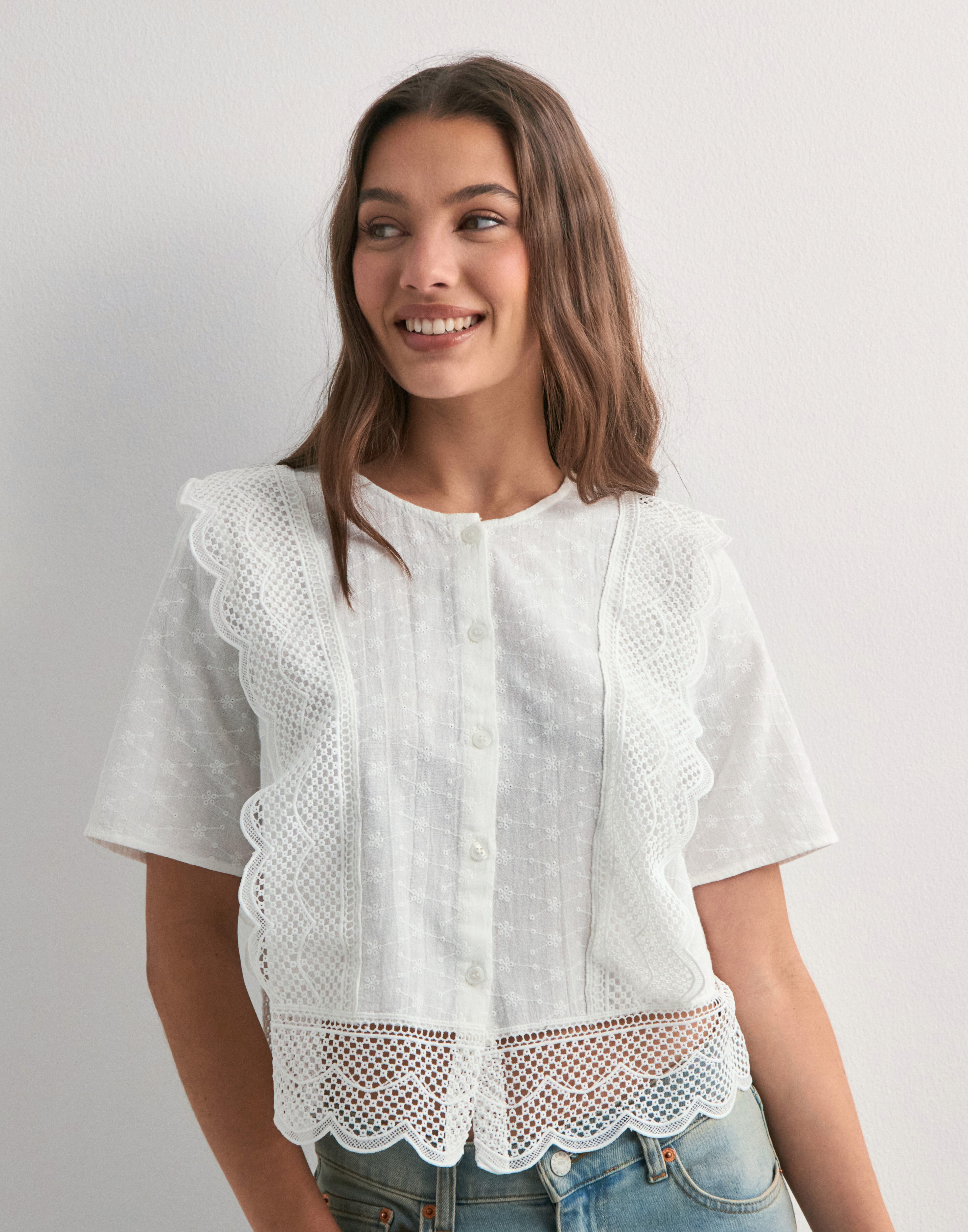 Kjøp Pieces PCSIMINNA SS TOP WVN - Cloud Dancer | Nelly.com