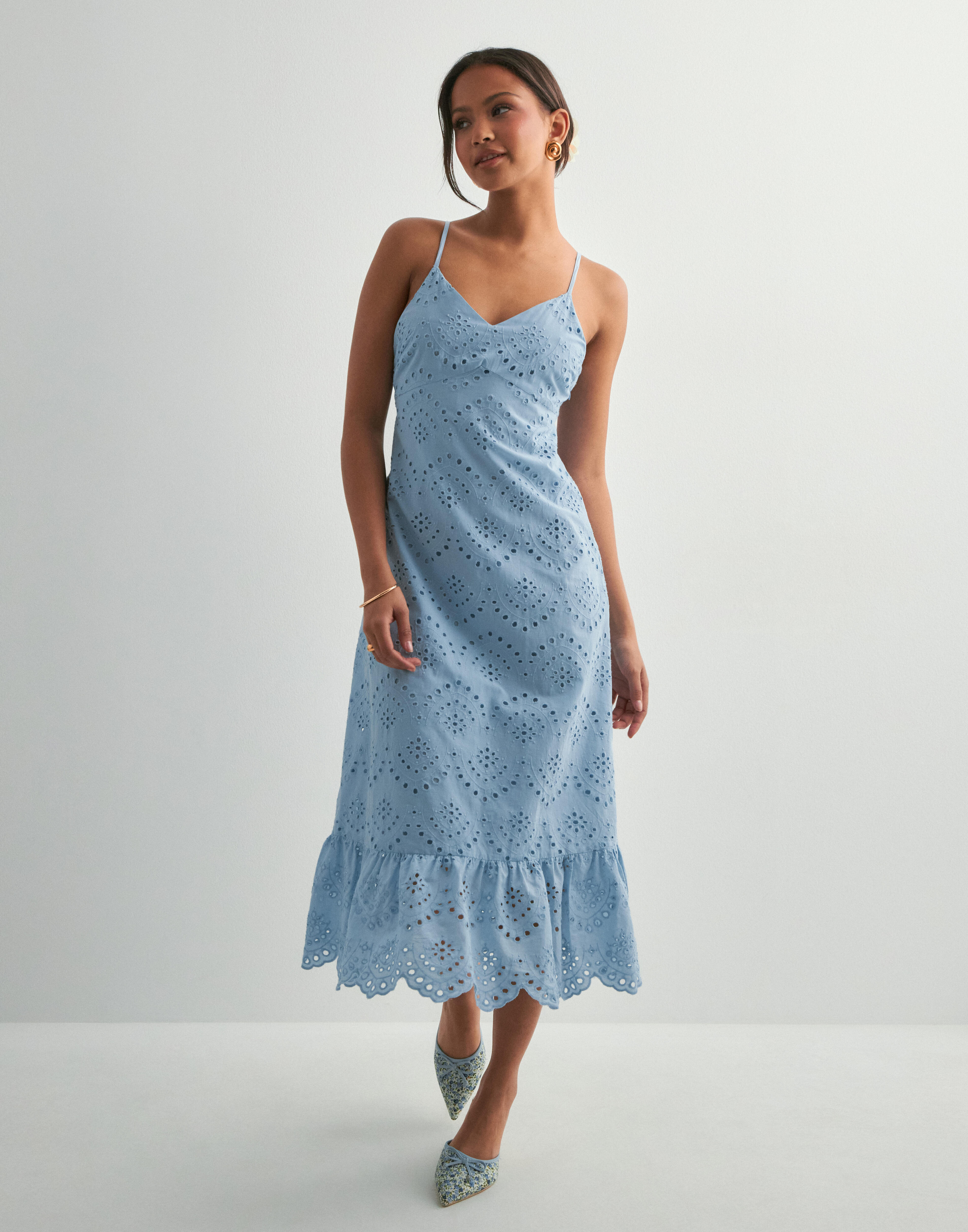 Köp Pieces PCVILDE STRAP DRESS WVN NOOS - Cashmere Blue | Nelly.com