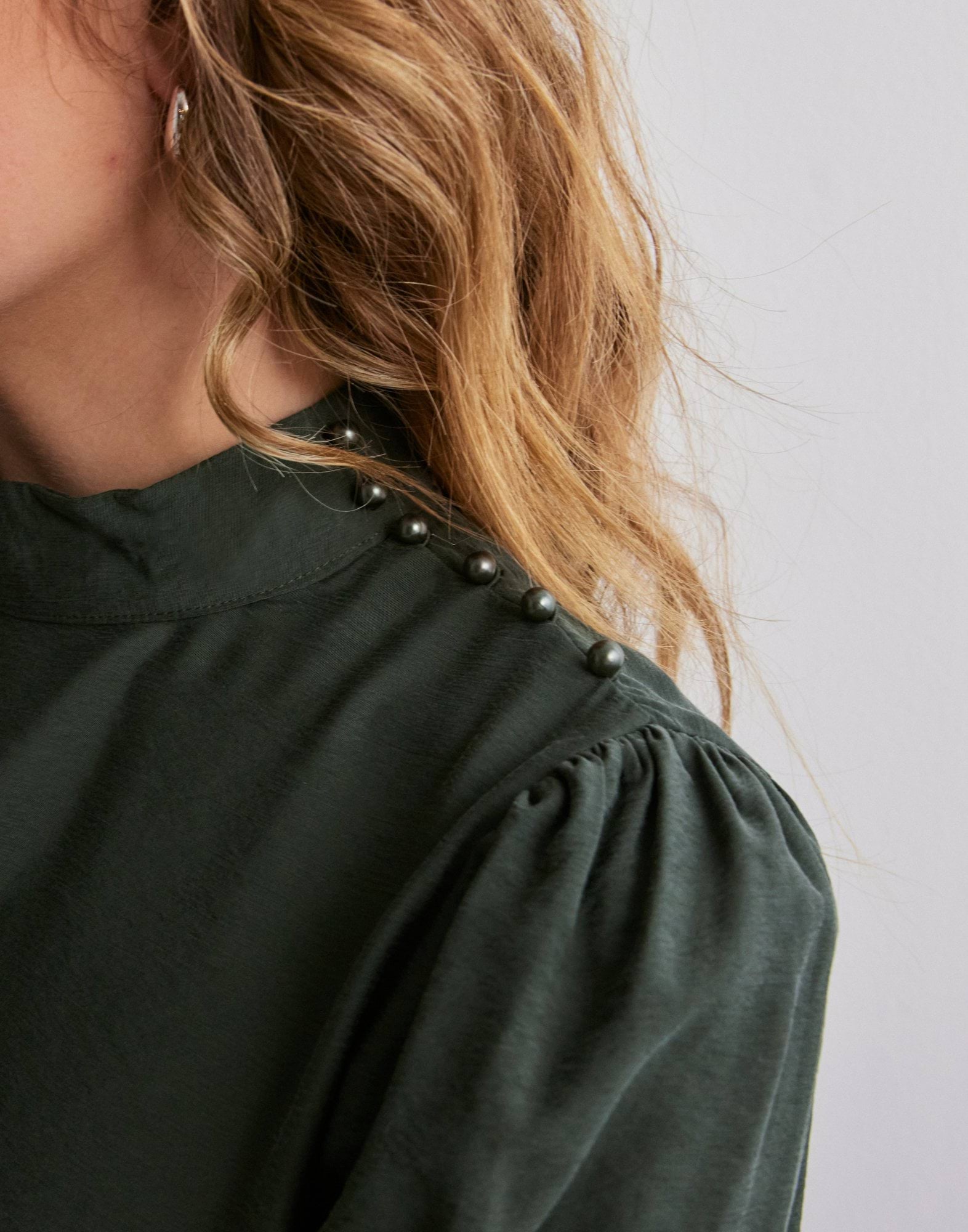 Buy Only ONLVIC LIV SHOULDER BUTTON TOP WVN - Peat | Nelly.com