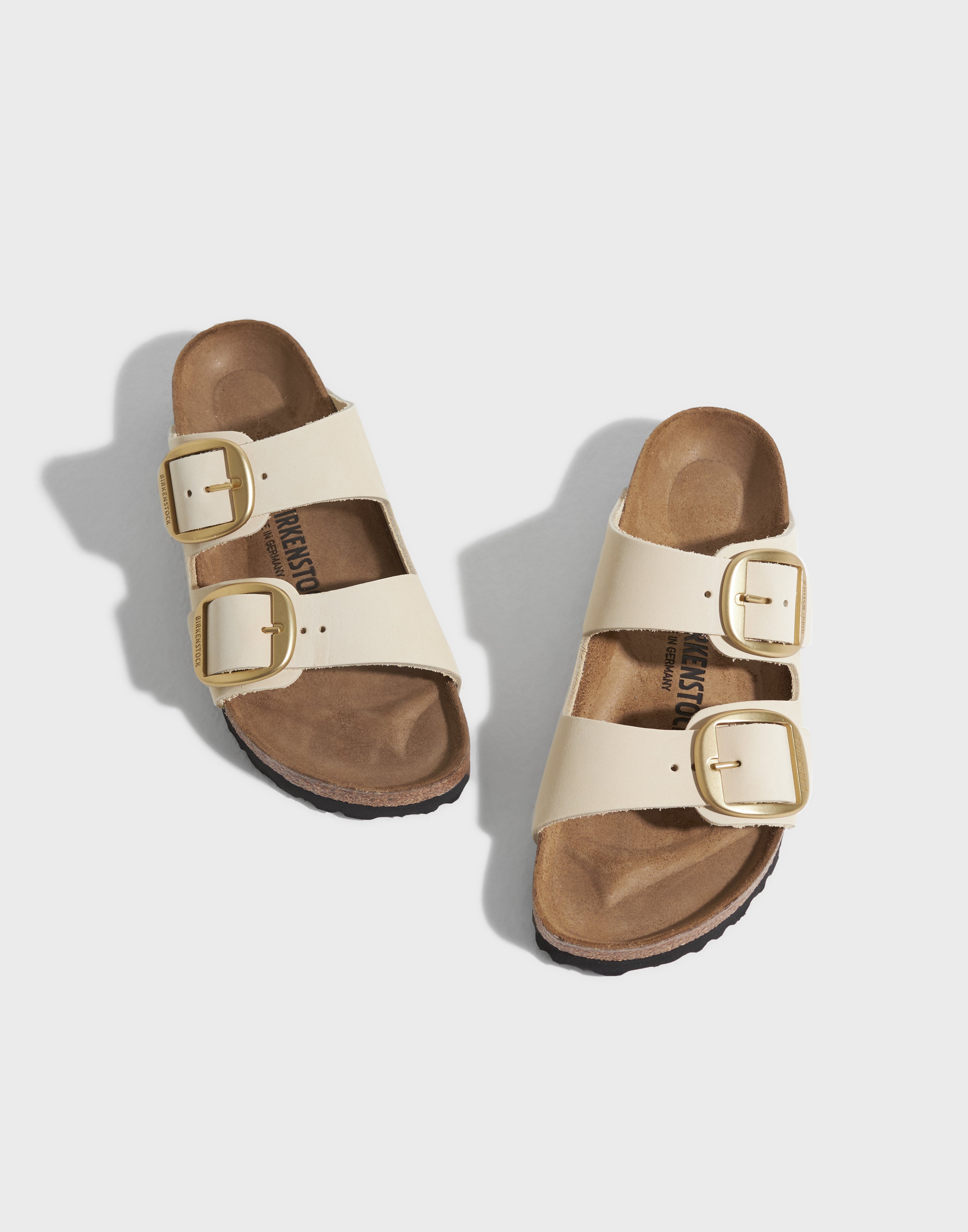 Osta Birkenstock Arizona Big Buckle Nubuck - Ecru | Nelly.com